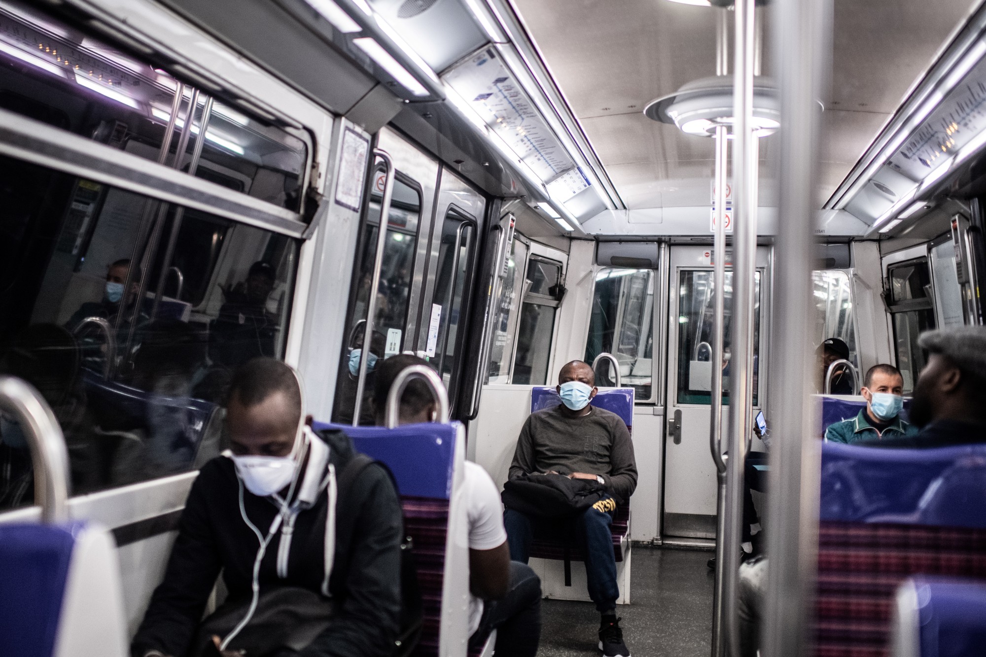 Déconfinement : forte affluence de la ligne 13 du métro due à un ...
