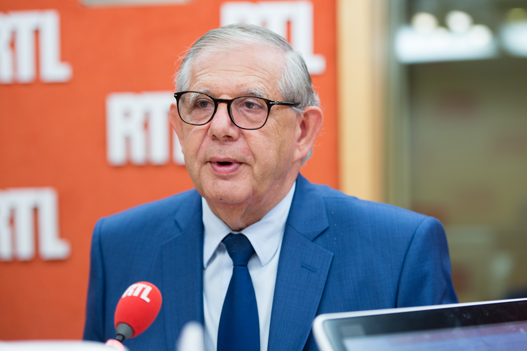 APL : Jacques Mézard affirme sur RTL que le gouvernement "ne reculera pas"