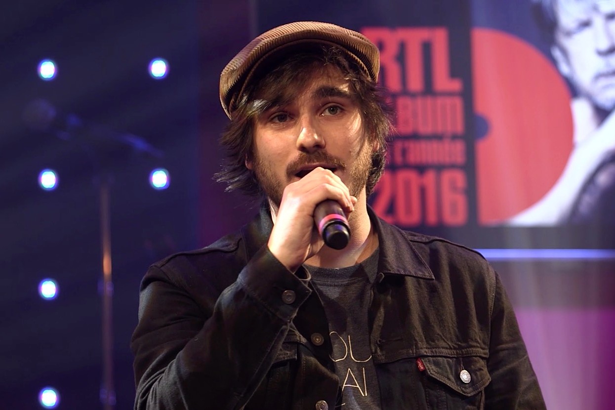 Gauvain Sers, un chanteur et conteur attachant sur scène