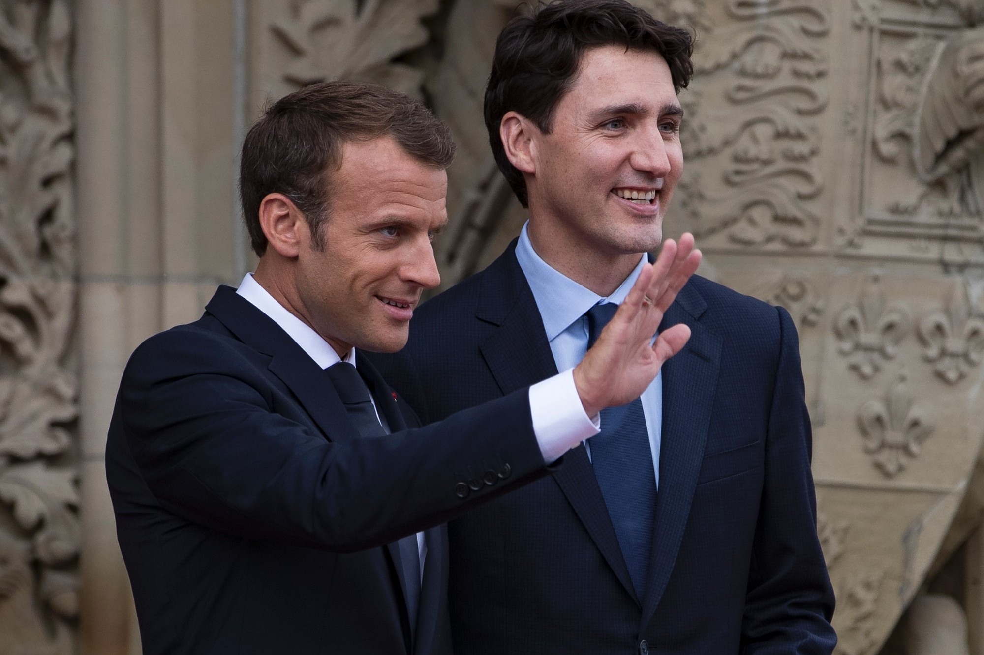 G7 : Macron et Trudeau main dans la main contre Trump