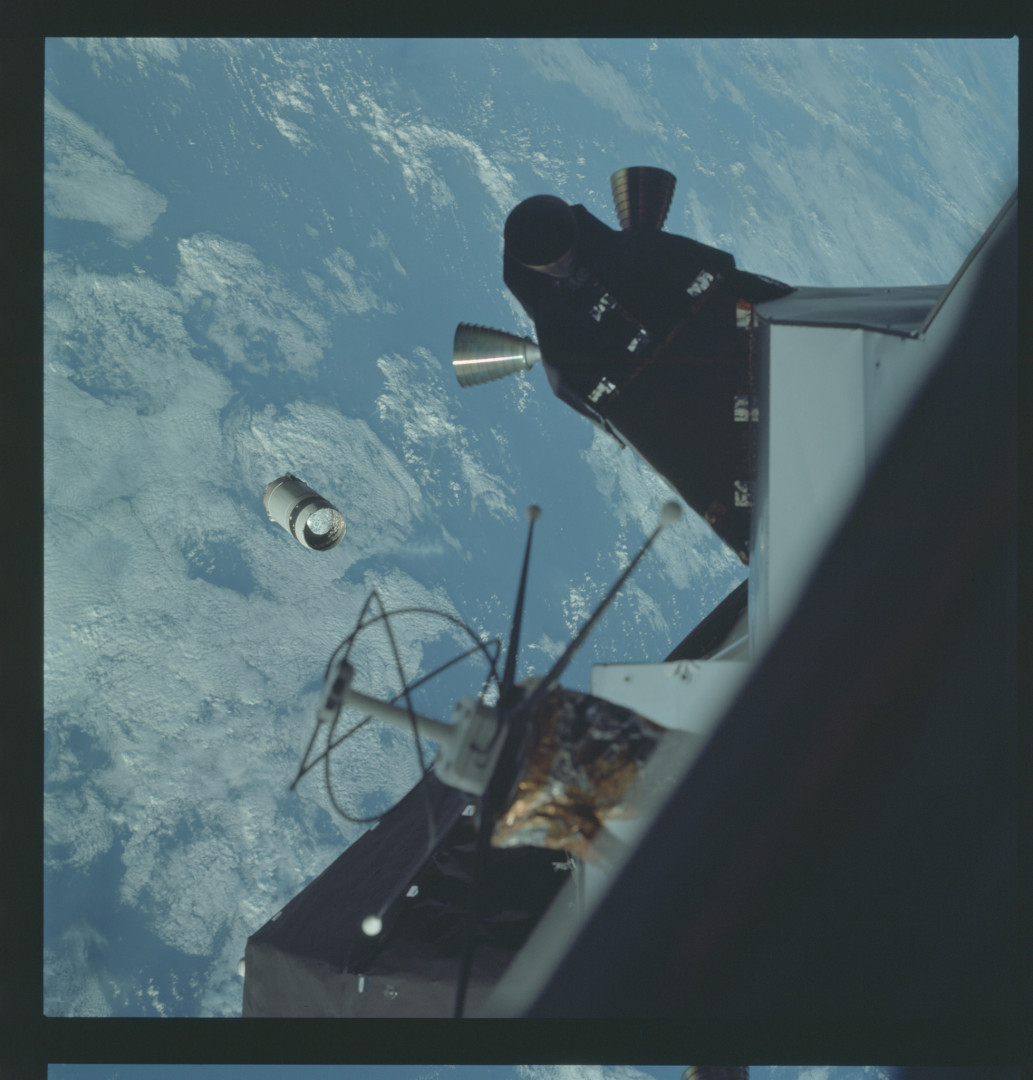 La Nasa dévoile plus de 8.000 photos des missions Apollo