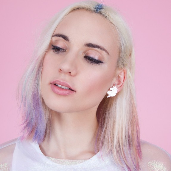 EN IMAGES - La Youtubeuse Natoo dévoile sa première ligne de bijoux ...