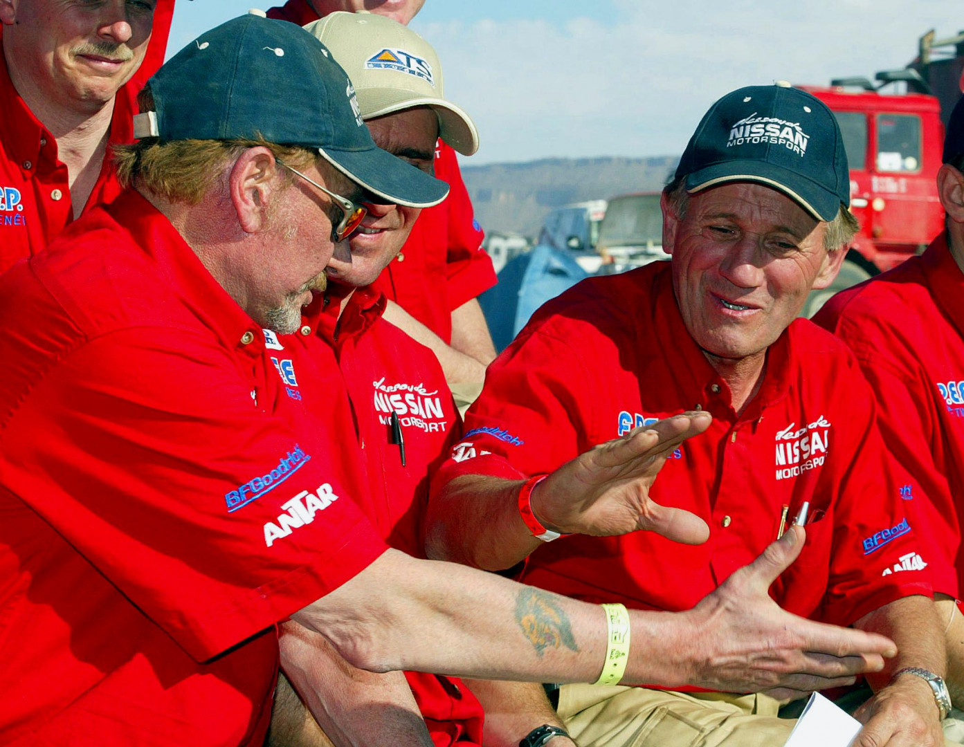 DIAPORAMA - Comment Johnny Hallyday s'est retrouvé pilote sur le Dakar 2002