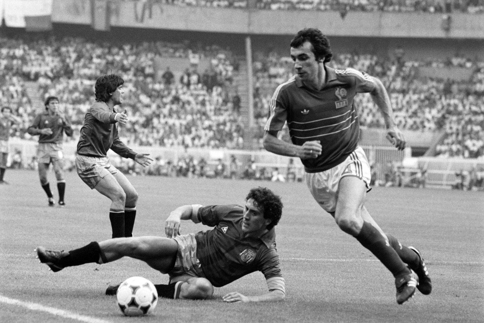 EN IMAGES - Euro 2016 : que sont devenus les champions d'Europe 1984