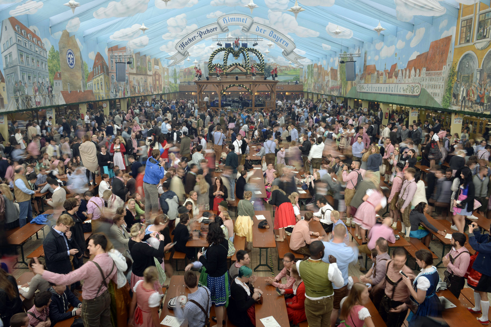 Oktoberfest 2015 : Munich donne le coup d'envoi de la Fête de la bière