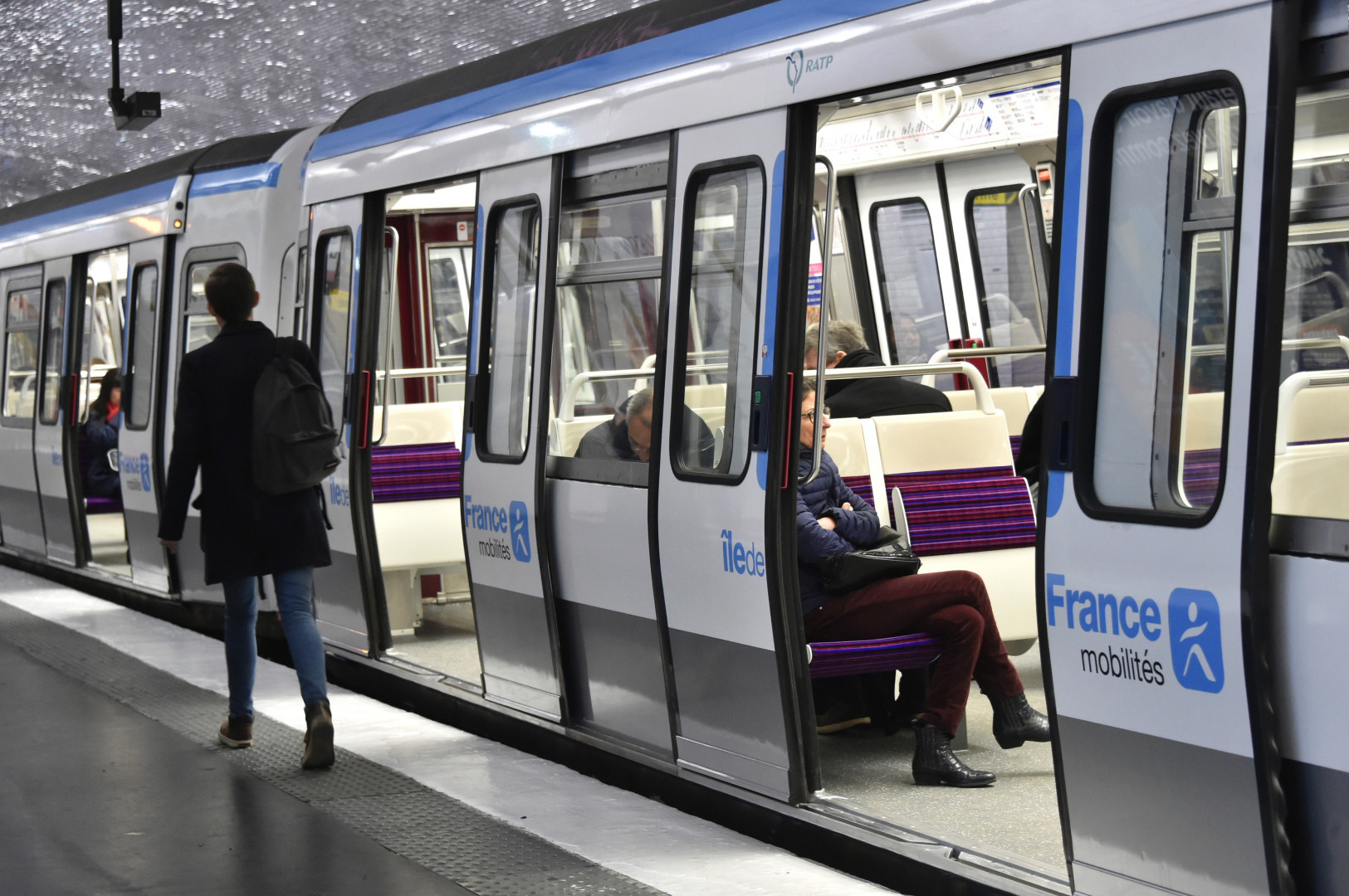 DIAPORAMA - RATP : le premier métro bleu a été inauguré à Paris