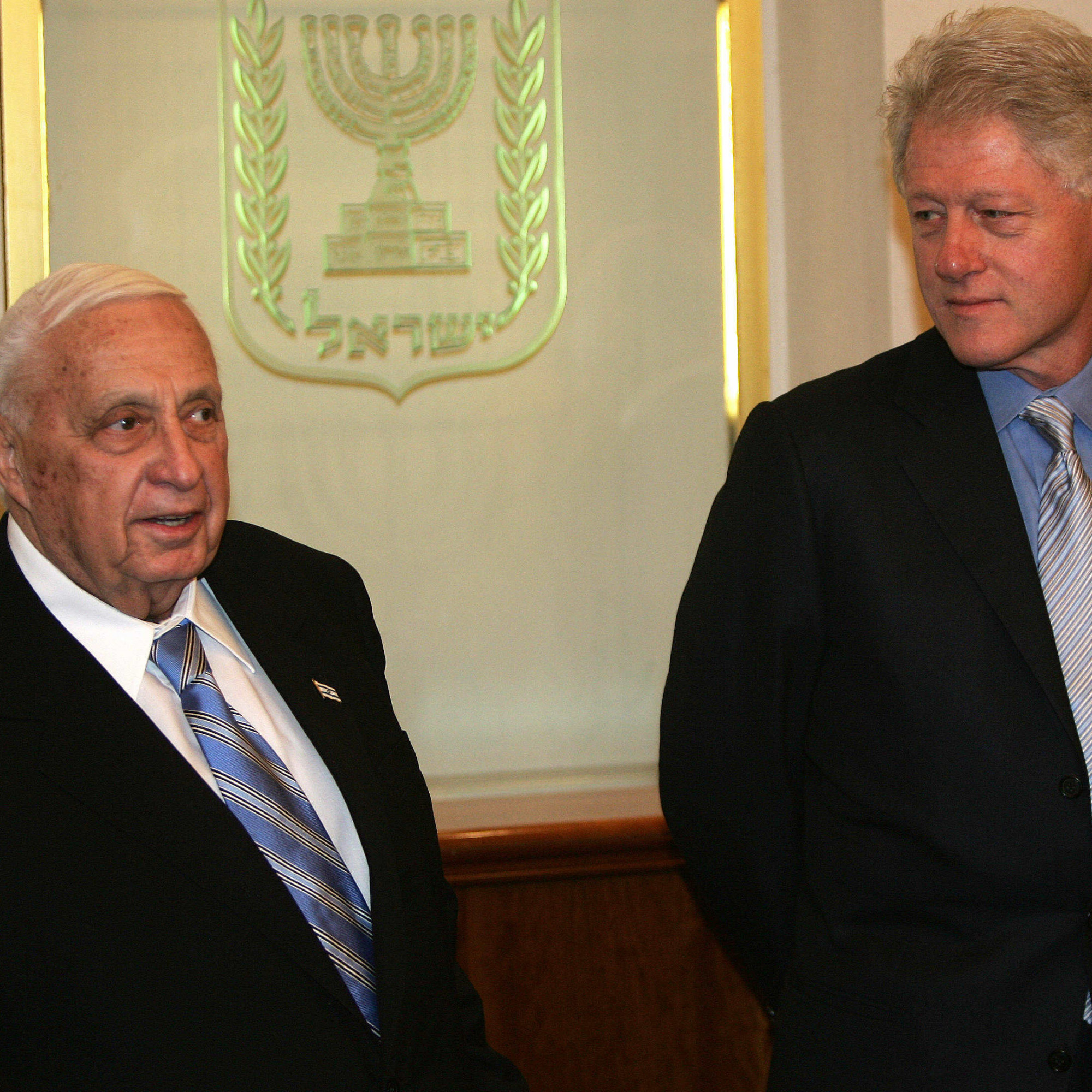 "Ariel Sharon a donné sa vie à Israël", pour Bill et Hilary Clinton