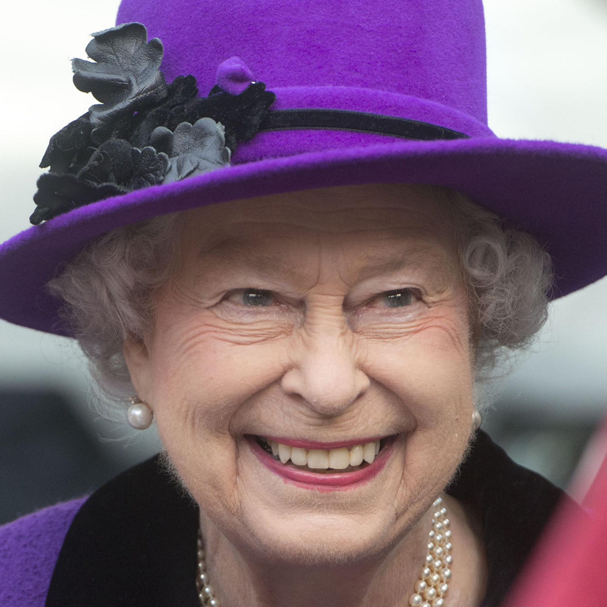 Royaume-Uni : la reine Elizabeth II va devoir réduire ses dépenses