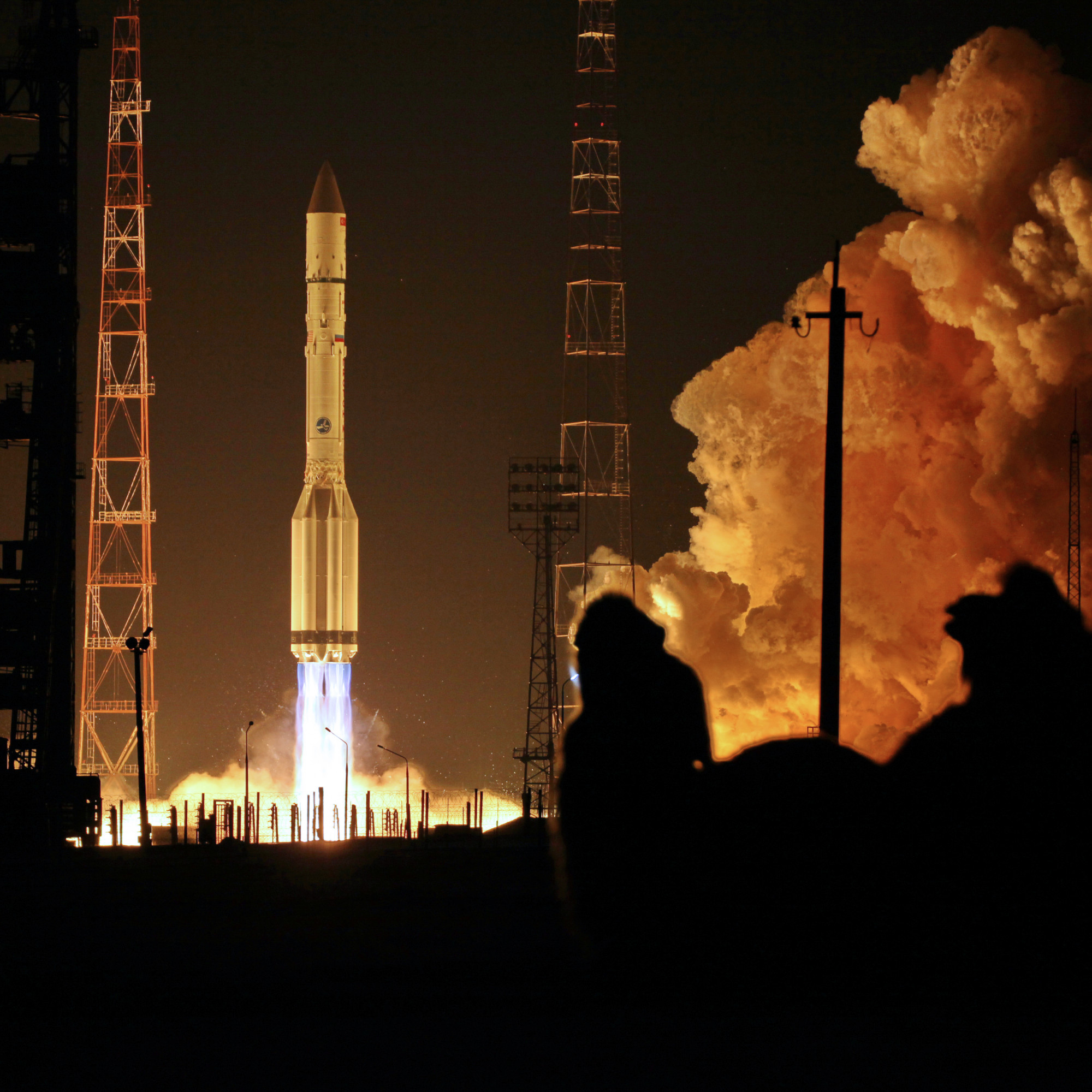 Une fusée russe avec un satellite européen retombe sur Terre au bout de ...