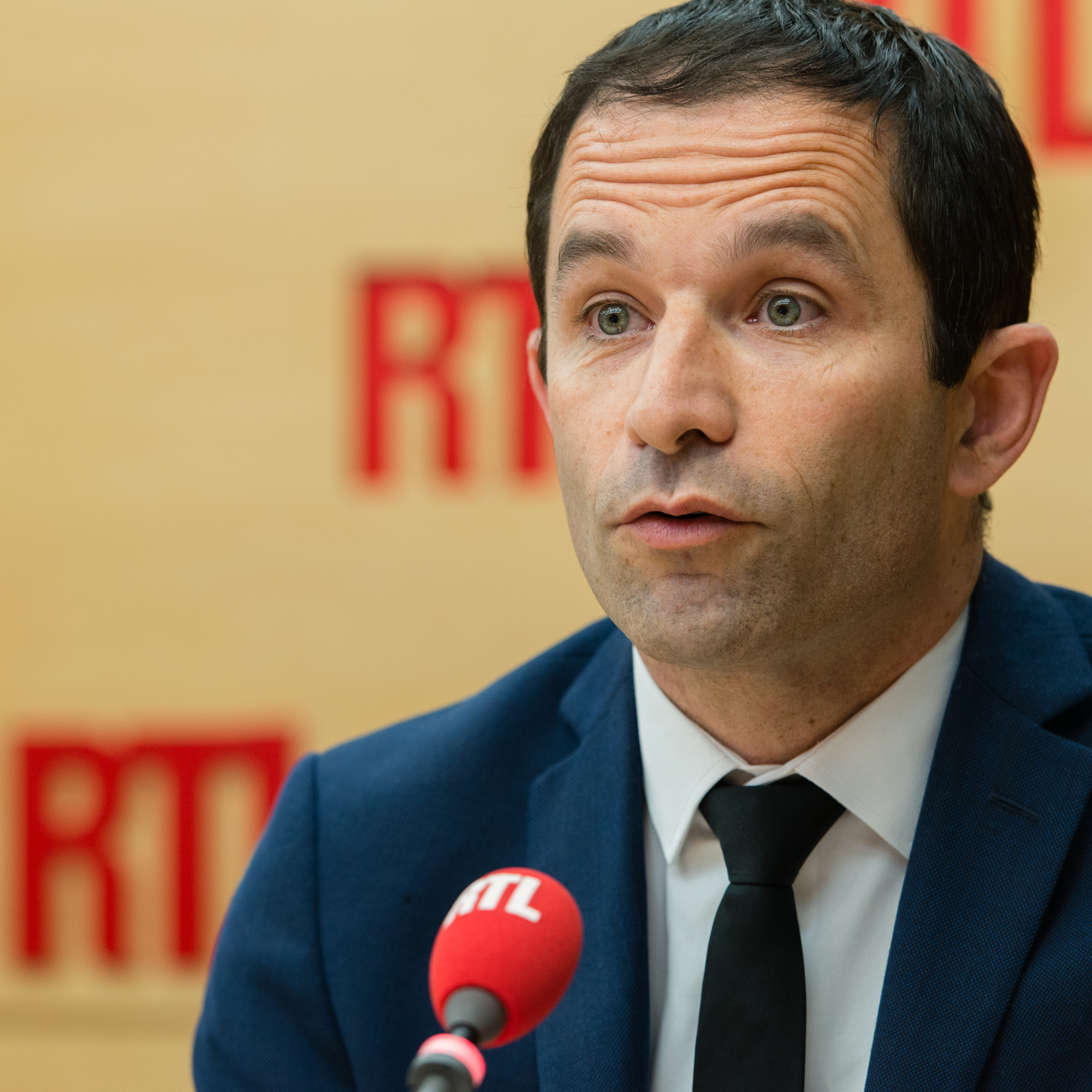 Éducation : Hamon veut une évaluation qui ne décourage pas les élèves