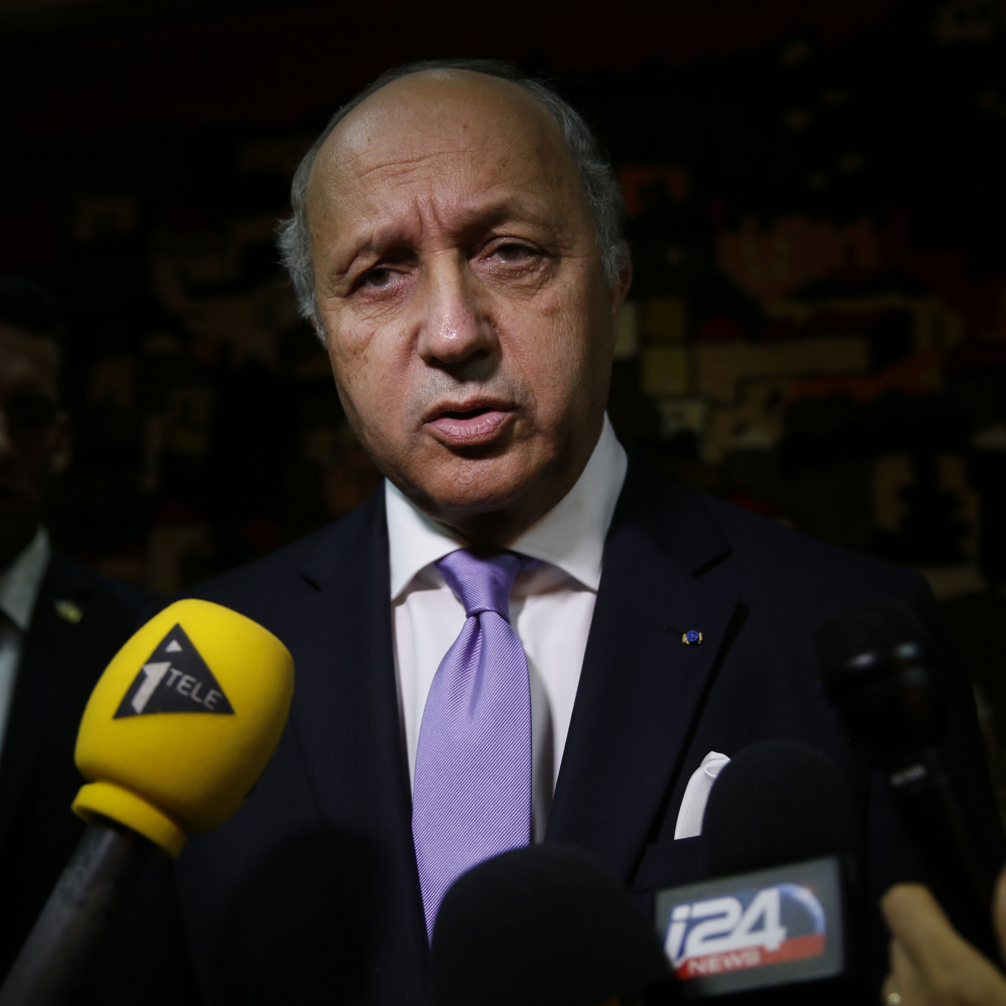 Gaza : Fabius veut imposer une "solution politique"