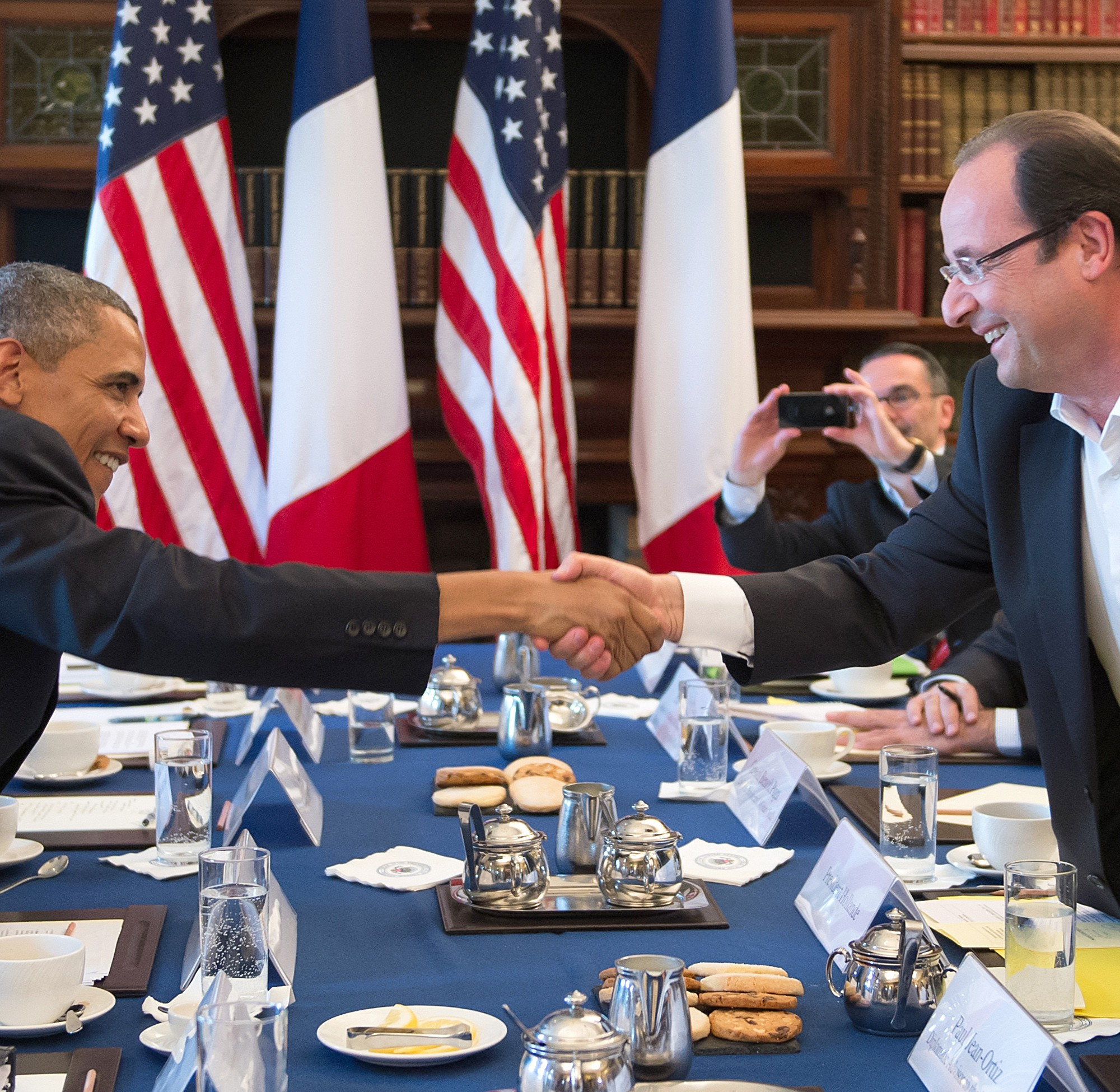 La politique internationale, un motif de satisfaction pour François ...