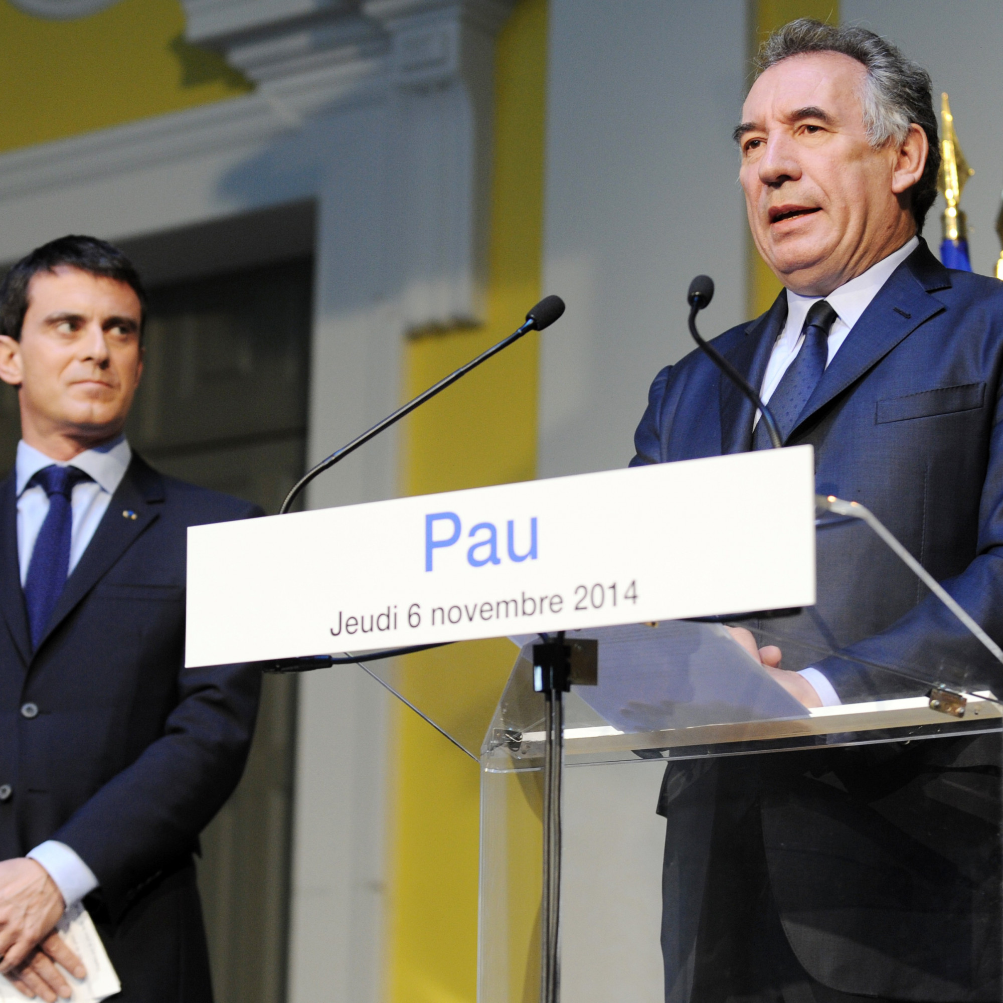 Valls veut poursuivre son "dialogue républicain" avec Bayrou