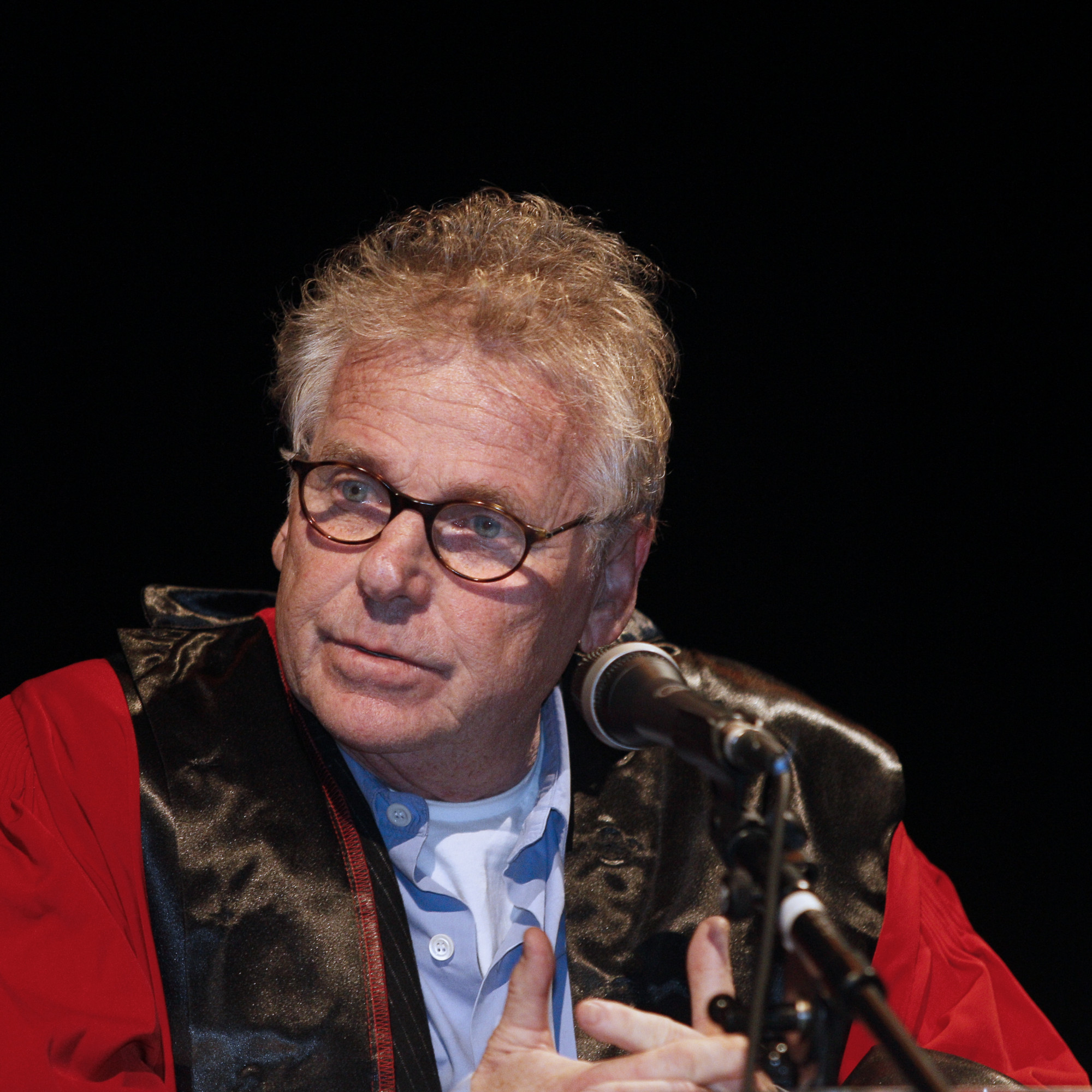 Daniel Cohn-Bendit obtient son doctorat à Nanterre