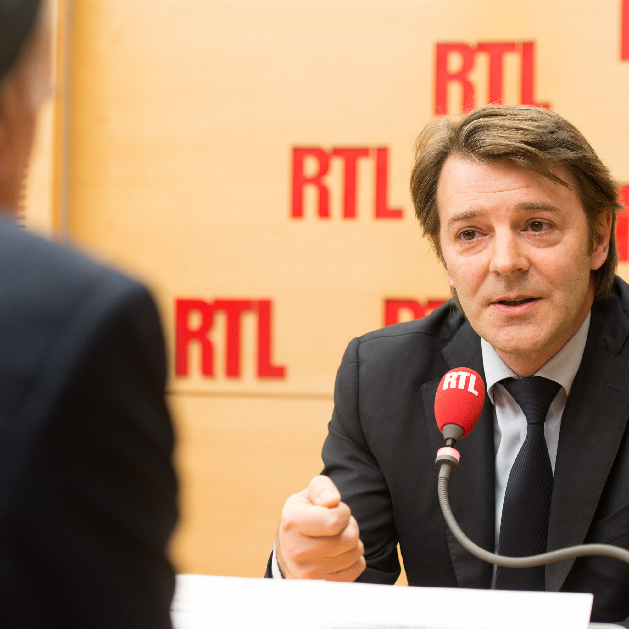 Attentats en France : "C'est naturellement l'unité nationale", dit ...