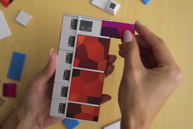 Google lance son téléphone en kit