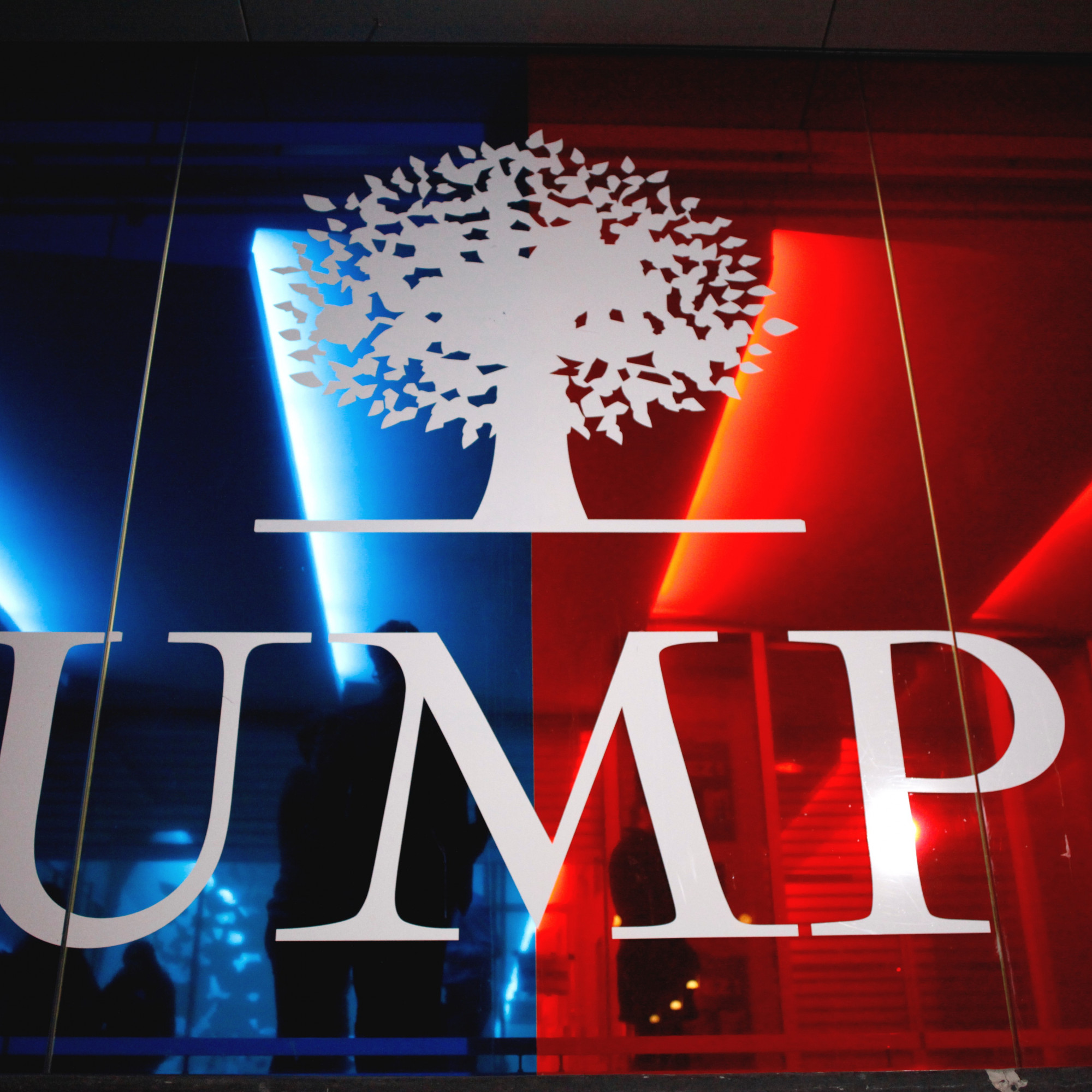 UMP : le nouveau nom du parti et trois logos ont été déposés