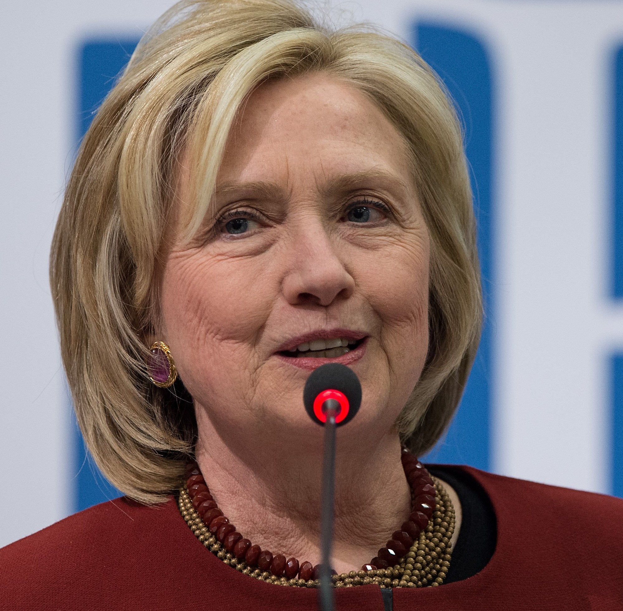 VIDÉO - Présidentielle américaine 2016 : Hillary Clinton reste ...