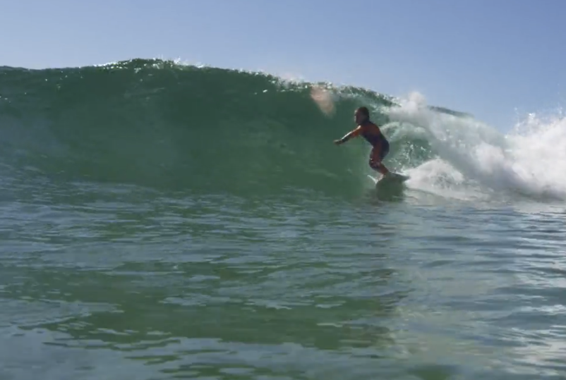 VIDÉO - Quincy, la petite prodige du surf australien