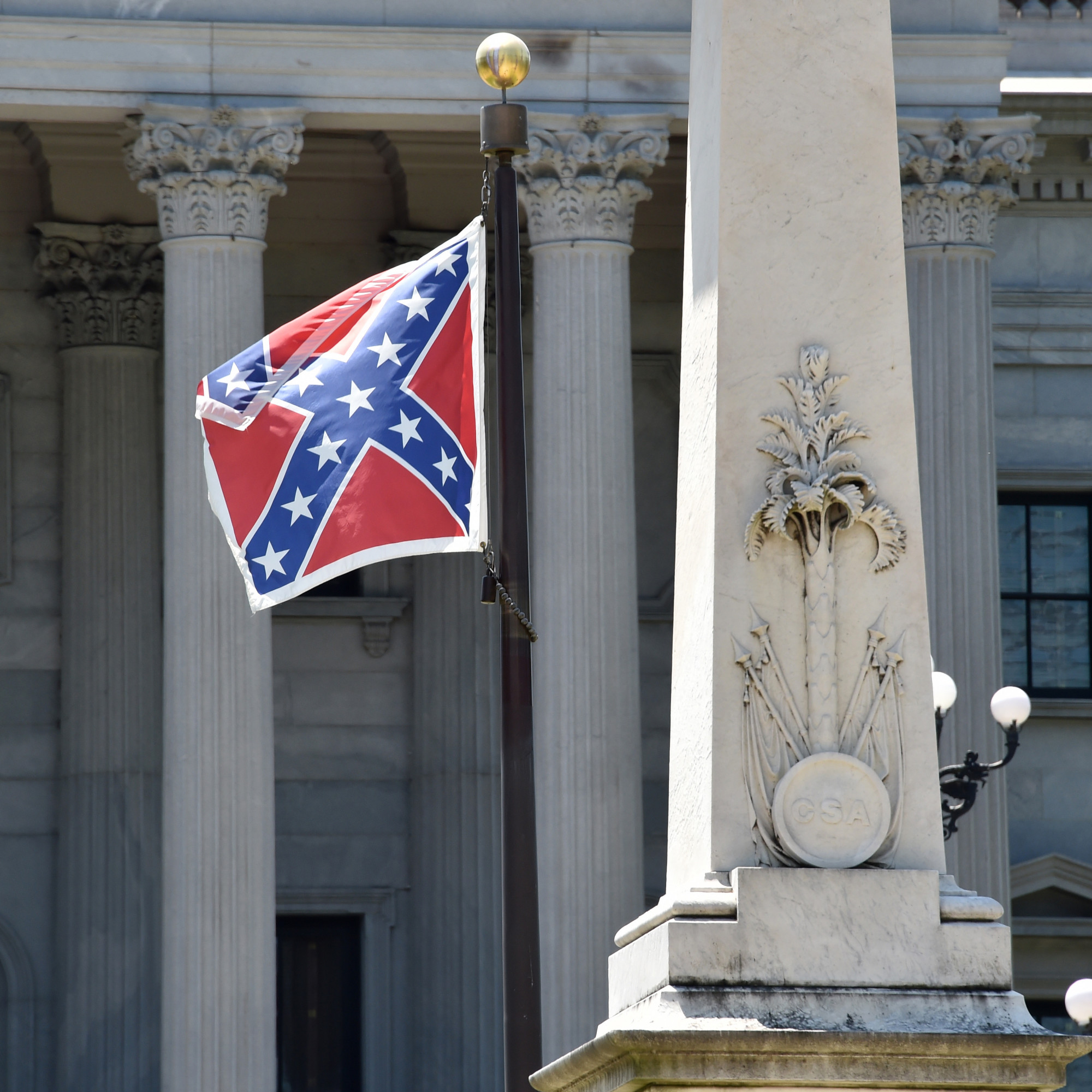 Tuerie de Charleston : le drapeau confédéré n'est pas en berne et ...