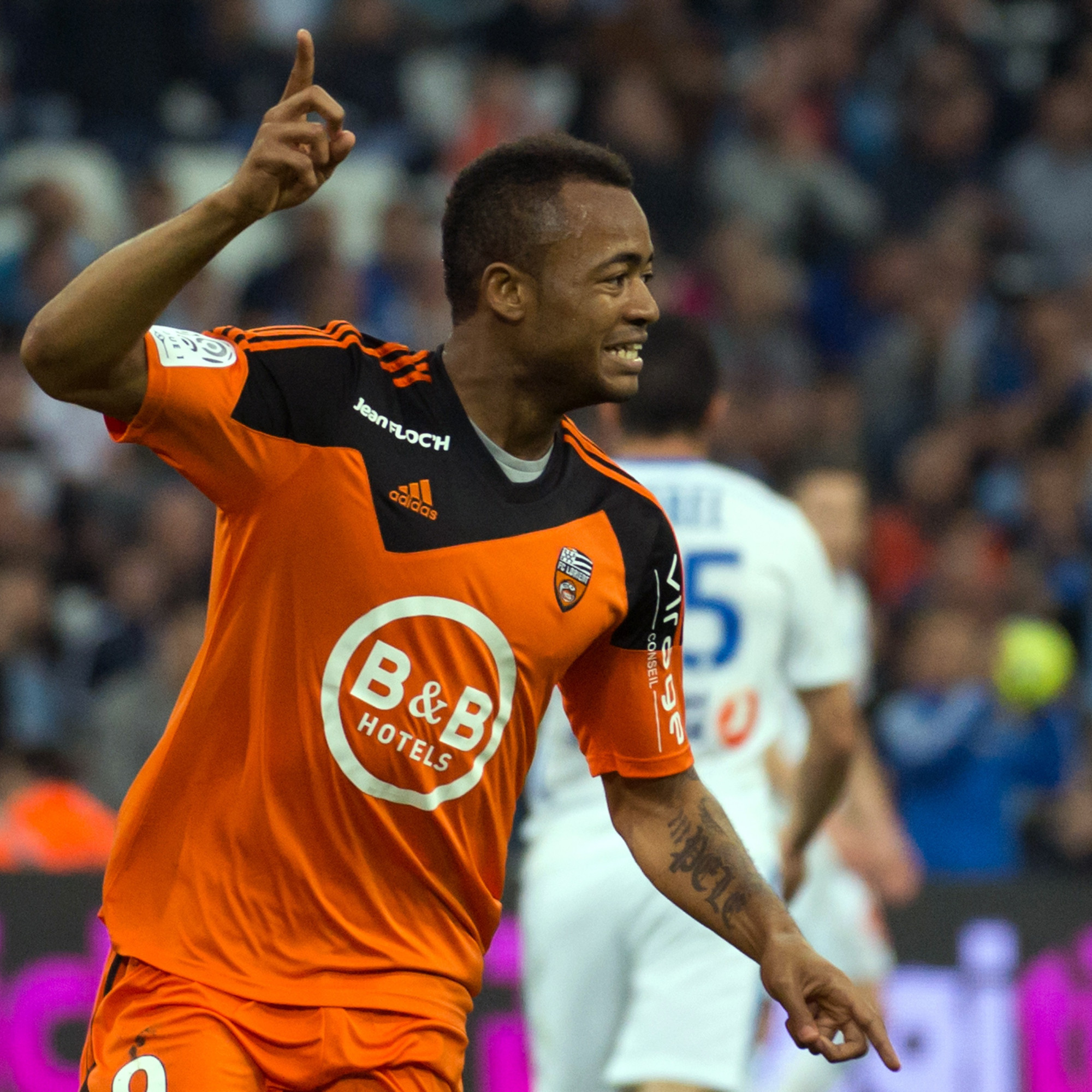 Mercato : Jordan Ayew signe à Aston Villa