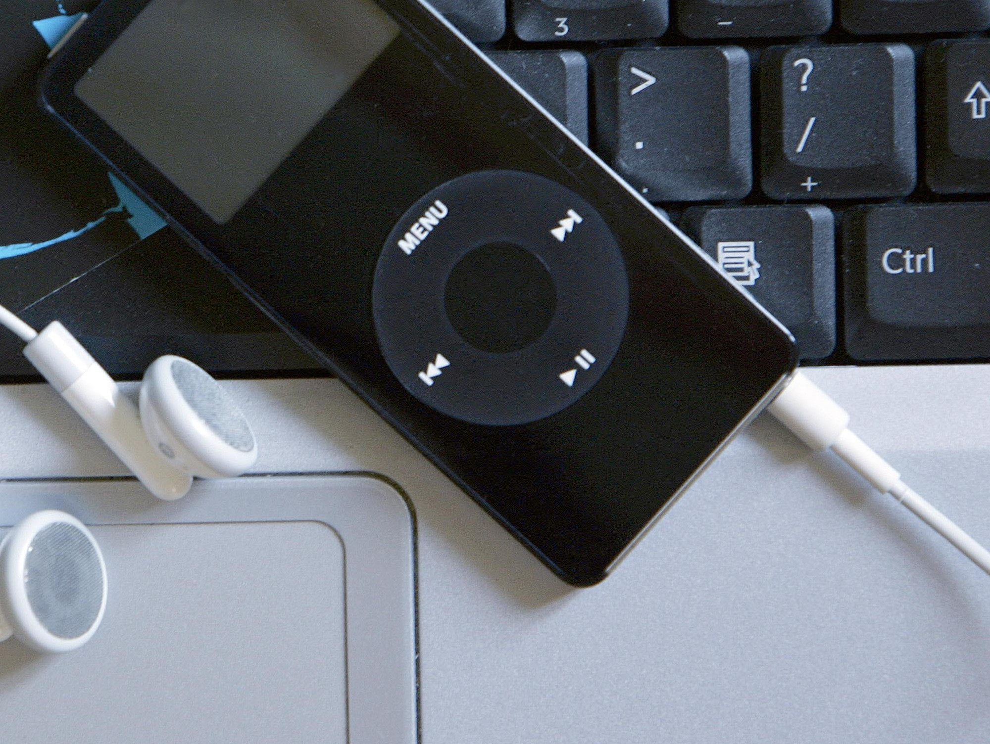 Le designer Jony Ive quitte Apple : redécouvrez les modèles de l'iPod