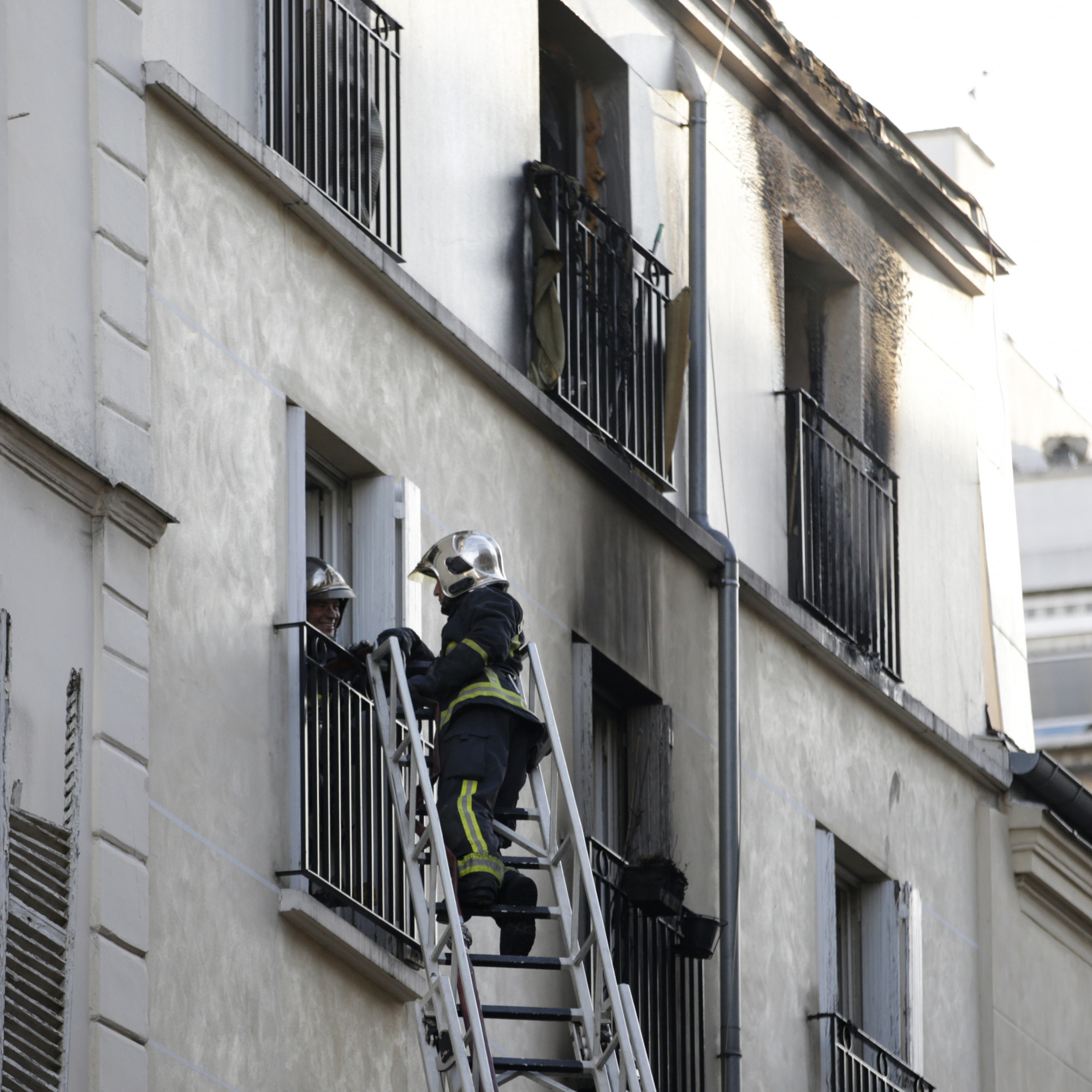 Paris : un violent incendie fait 8 morts dans le XVIIIe arrondissement