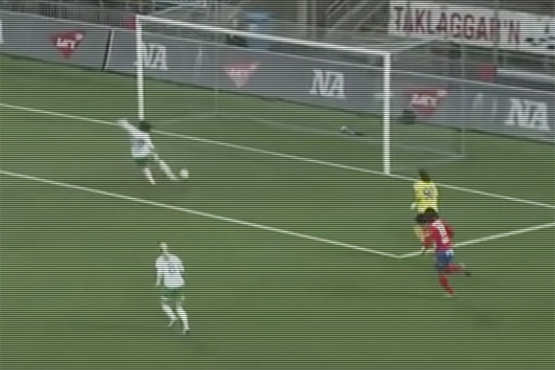 VIDÉO - Incroyable but contre son camp d'une joueuse suédoise