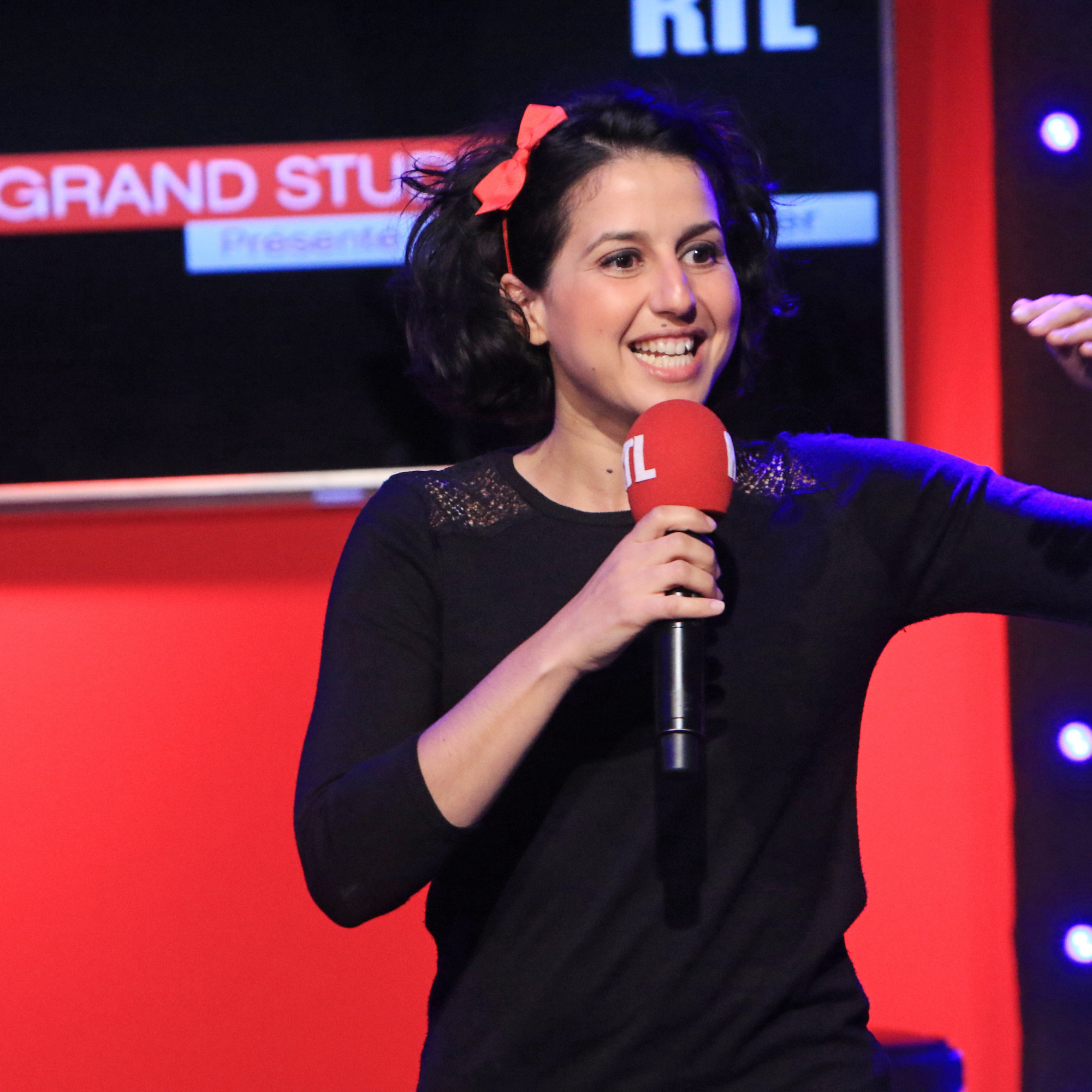 VIDÉO - Nadia Roz présente un sketch de son spectacle dans Le Grand ...