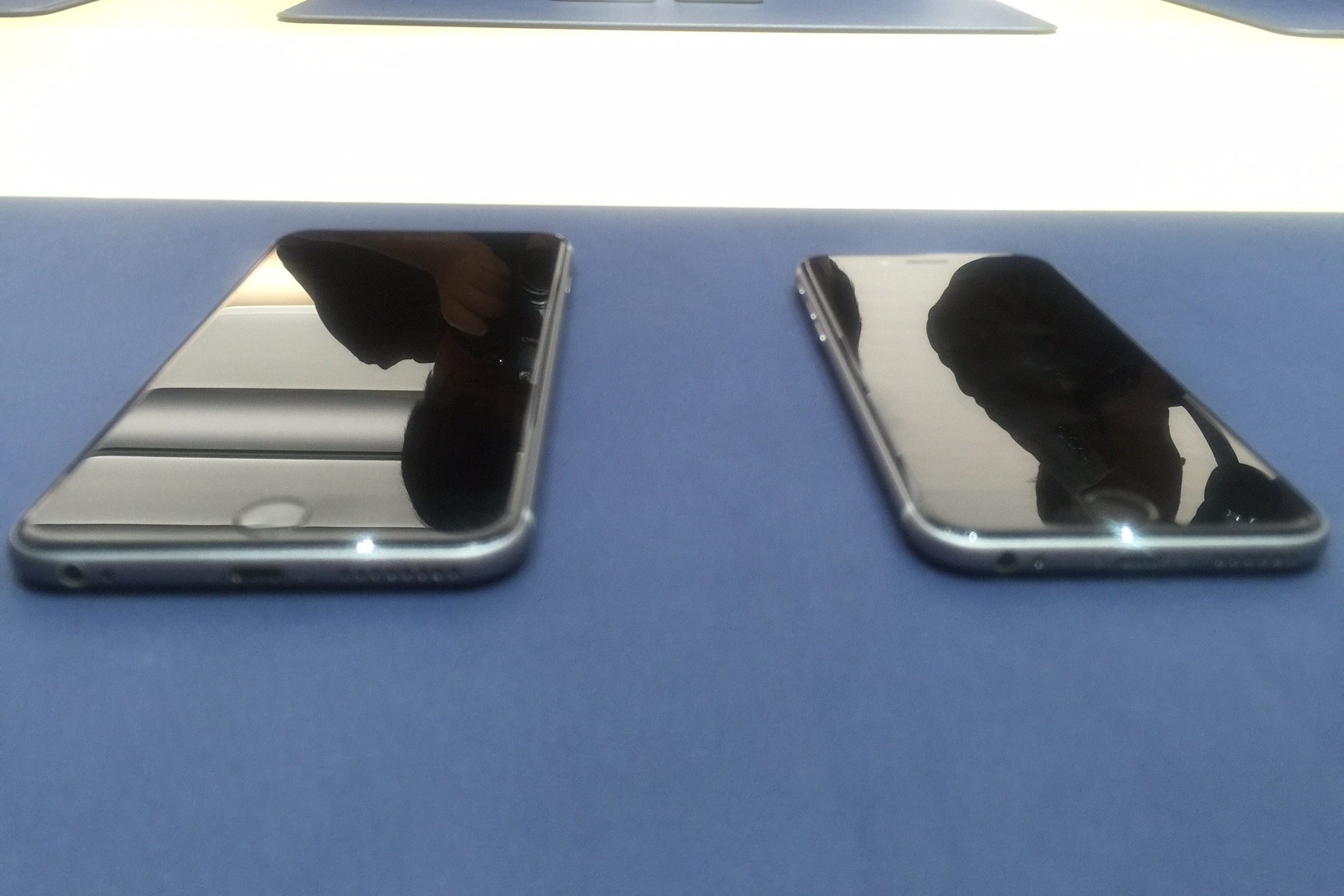 VIDÉO - iPhone 6s, iPhone 6s Plus : première prise en main de l'écran ...