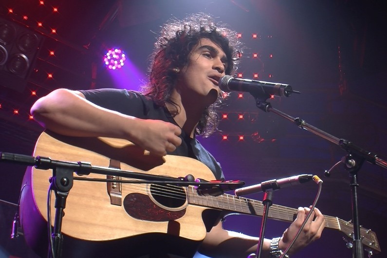 VIDÉO - Adam Vadel interprète un titre de son album dans "Le Grand ...