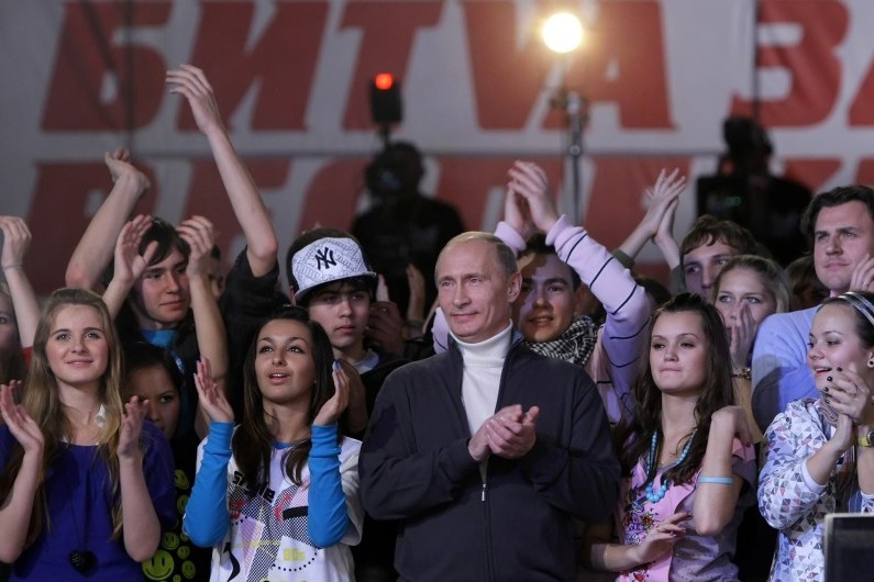Vladimir Poutine : pourquoi les jeunes Russes le soutiennent-ils tant