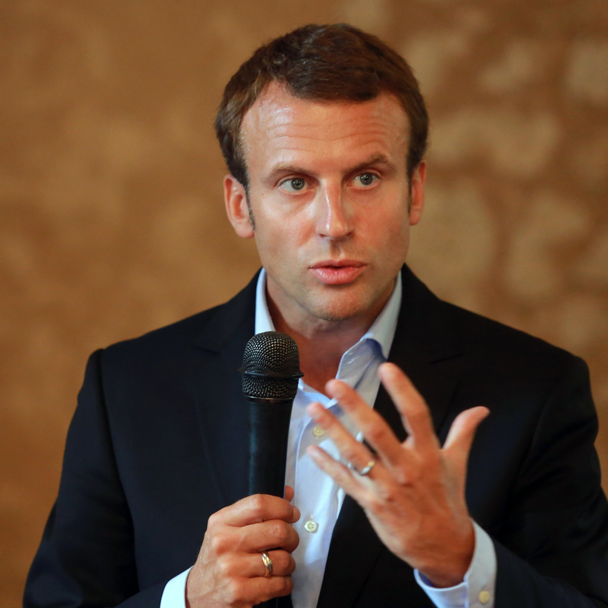 Alcatel : Emmanuel Macron s'en mêle