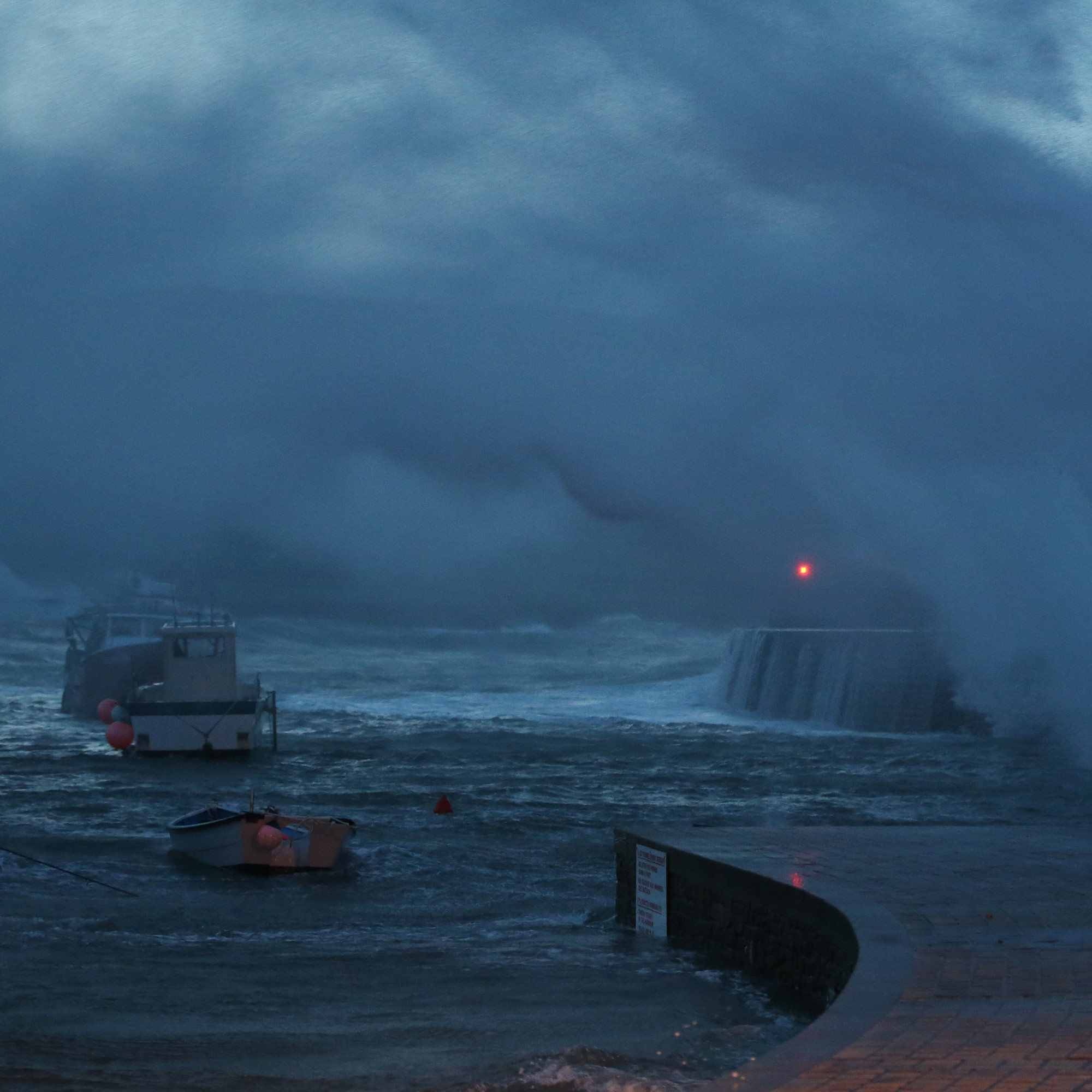 EN IMAGES - Tempête : les vents forts déchaînent les eaux dans le nord ...