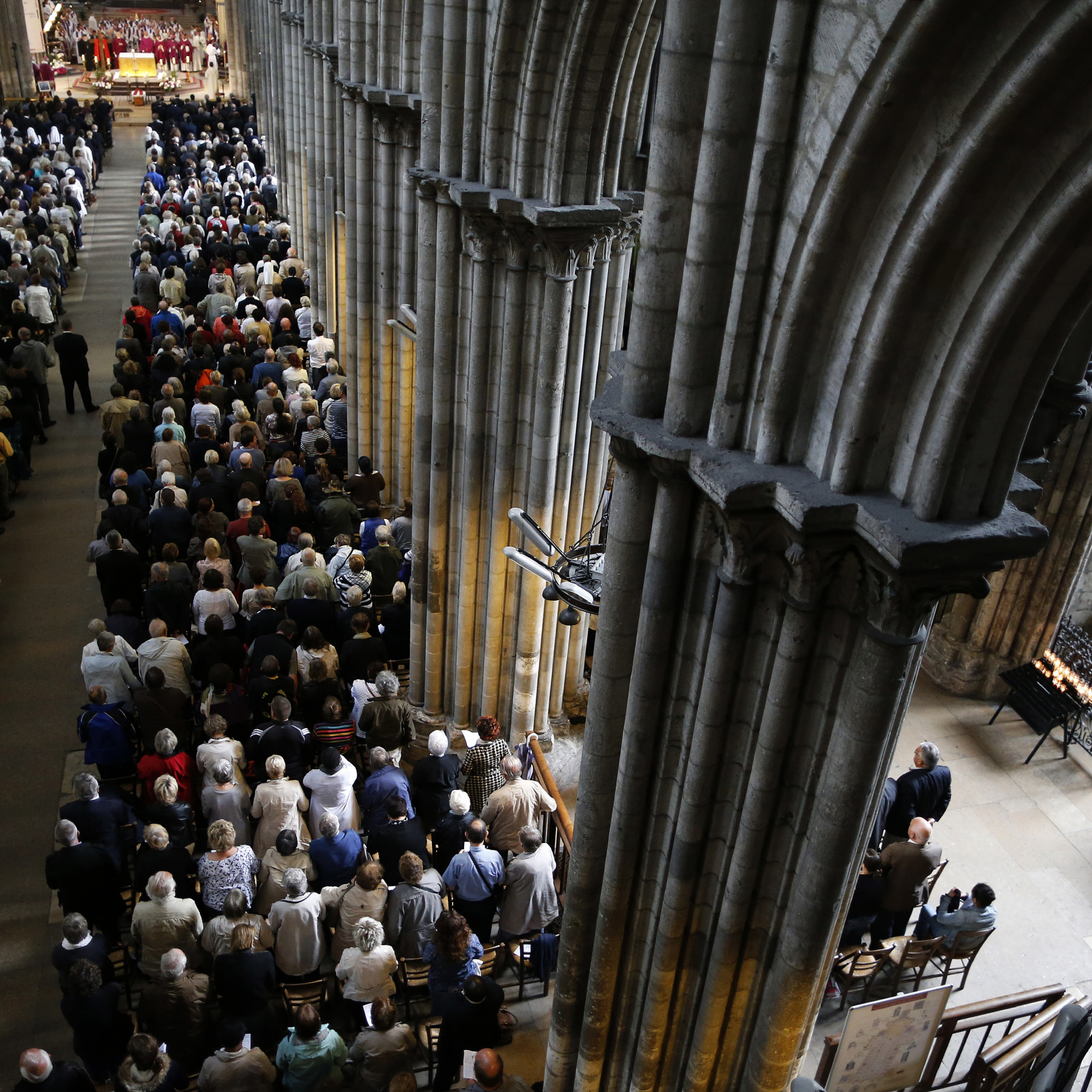 Saint-Étienne-du-Rouvray : les obsèques du père Jacques Hamel ...