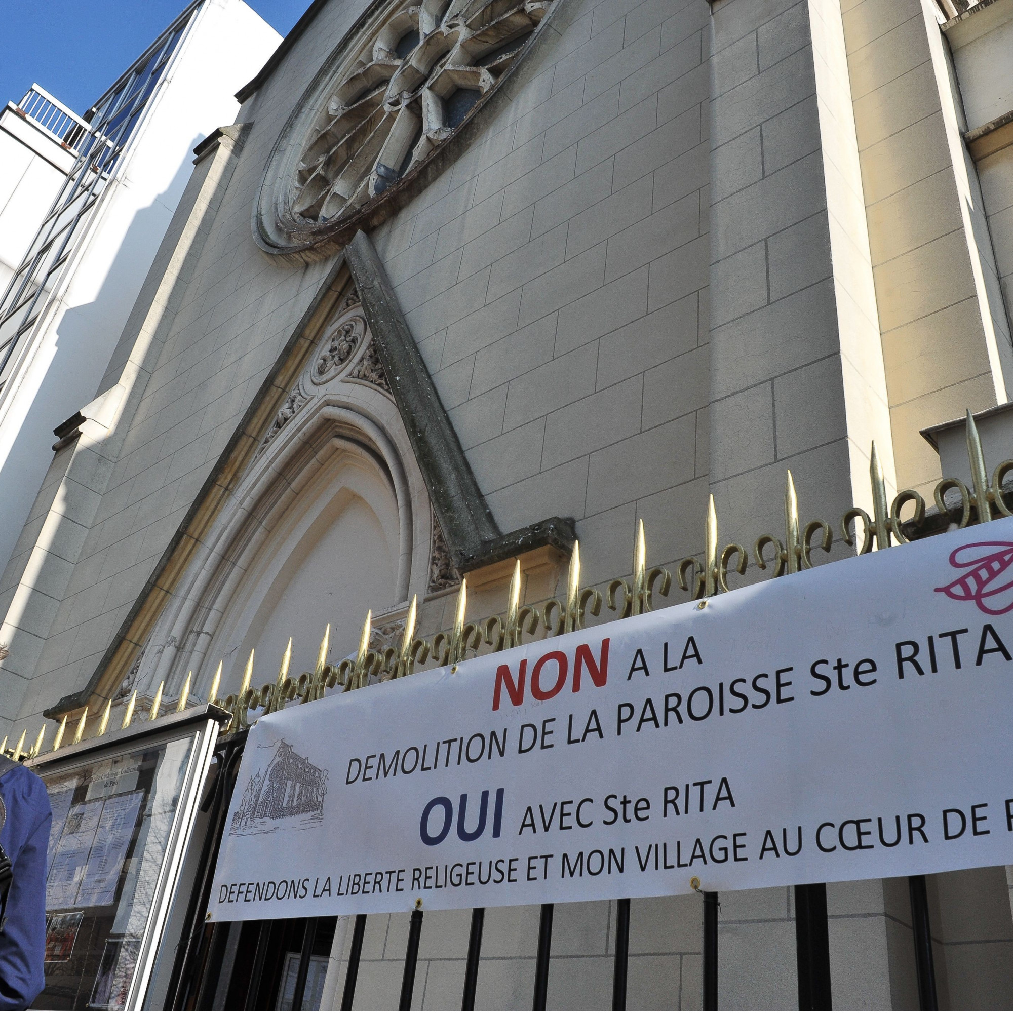 Paris : l'évacuation musclée de l'église Sainte-Rita provoque l'ire de ...
