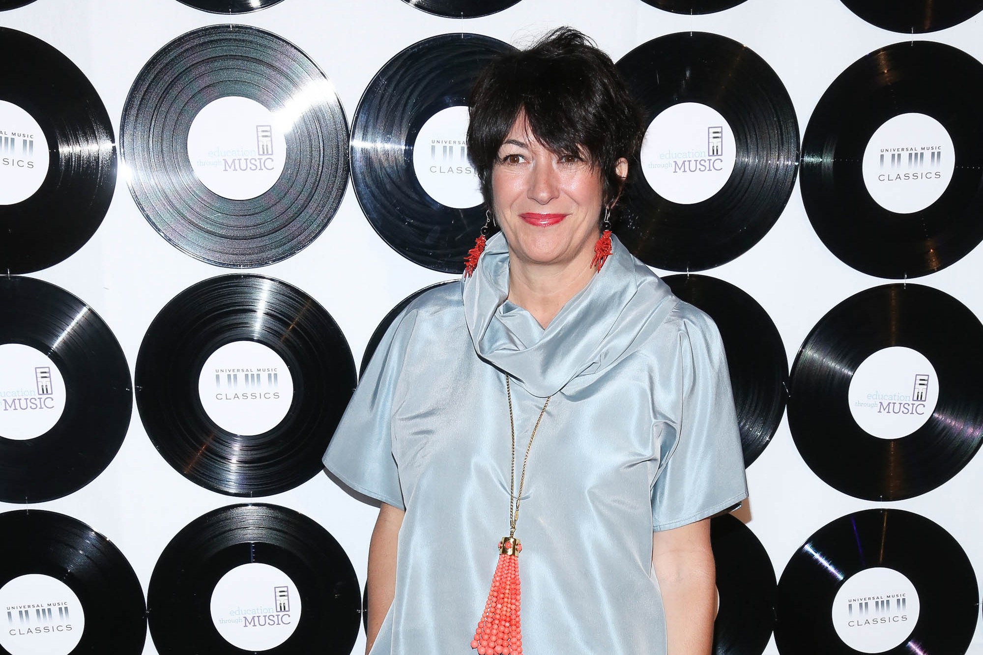 Les infos de 6h - Affaire Jeffrey Epstein : Ghislaine Maxwell reconnue ...