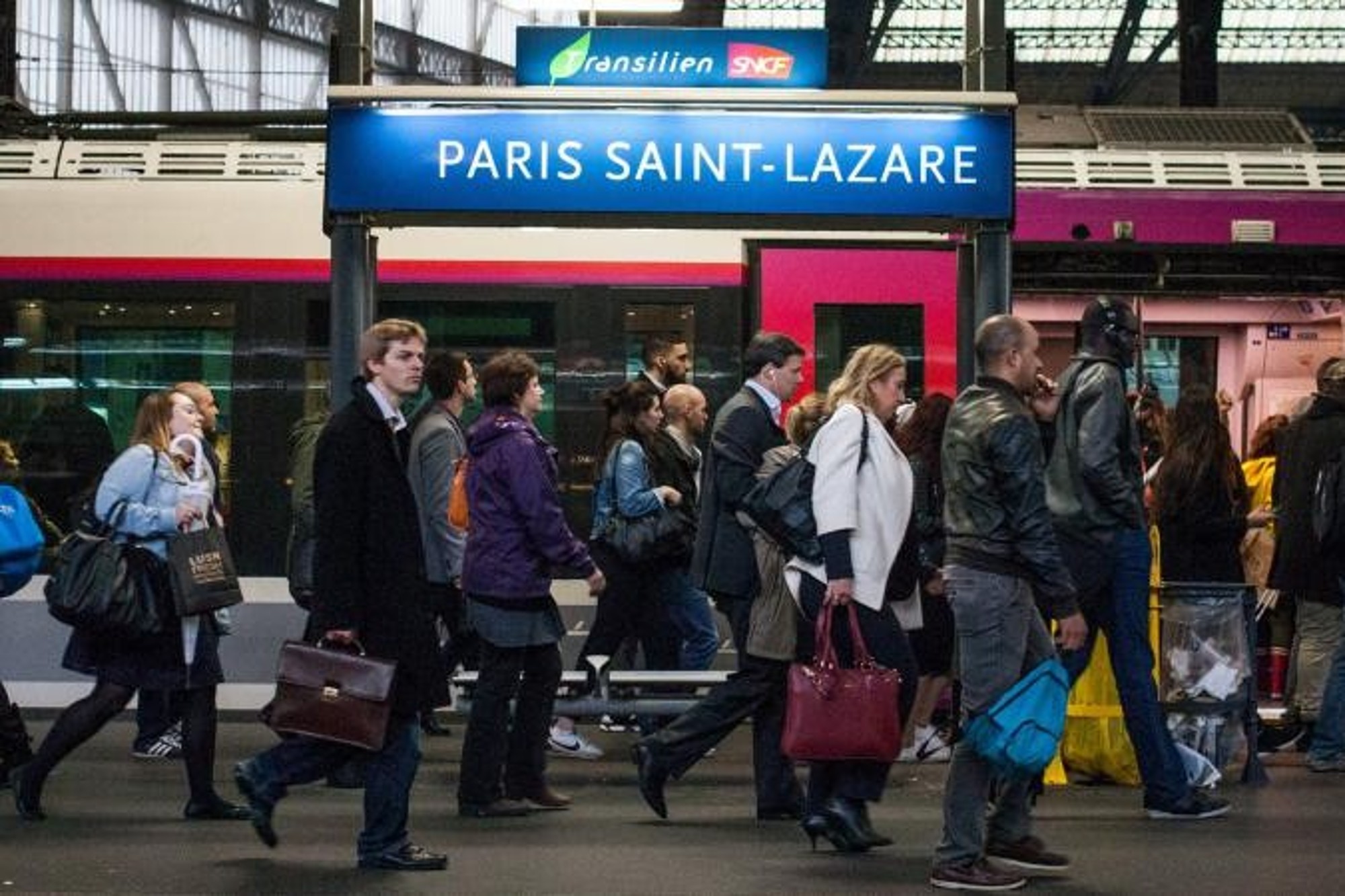 Paris : un homme agresse des passants avec une vis de 15 cm