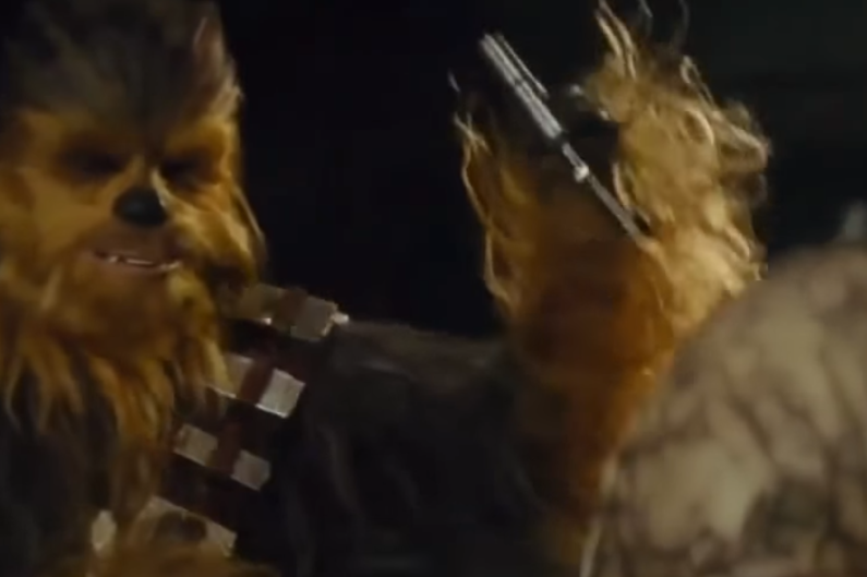 VIDÉO - "Star Wars 7" : une scène coupée dévoilée avec Chewbacca et Rey