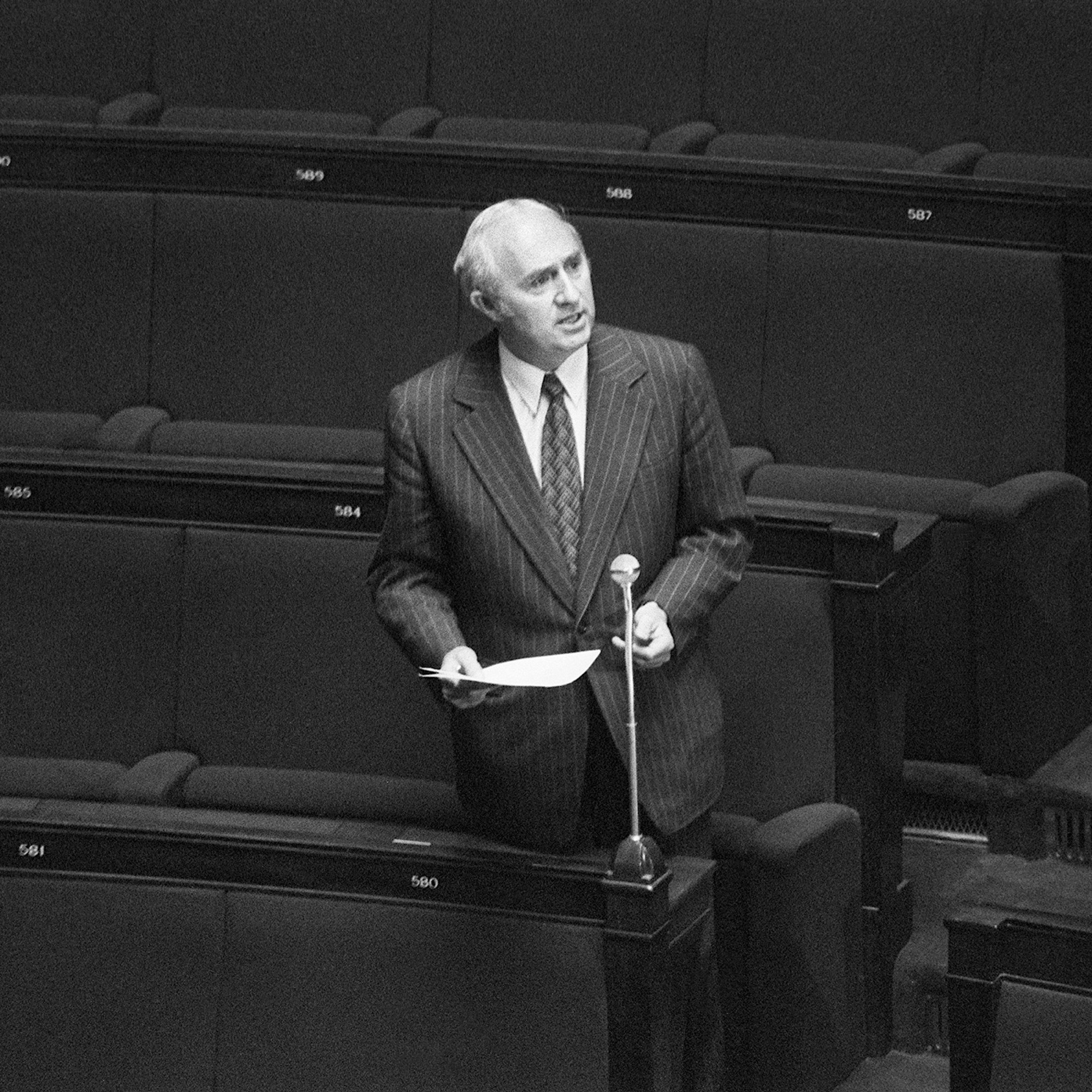 Contraception : le combat de Lucien Neuwirth célébré au Sénat