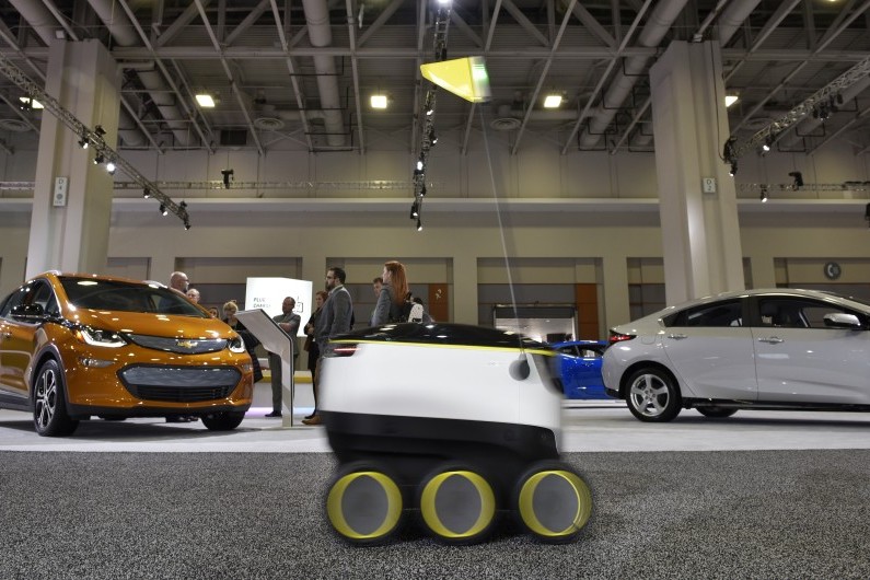 VIDÉO - À Washington, des robots vous livrent vos plats à emporter