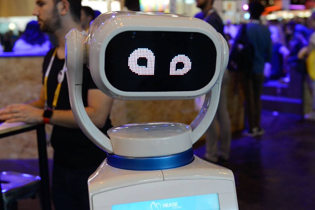 Heasy, le robot qui va révolutionner l'accueil dans les lieux publics