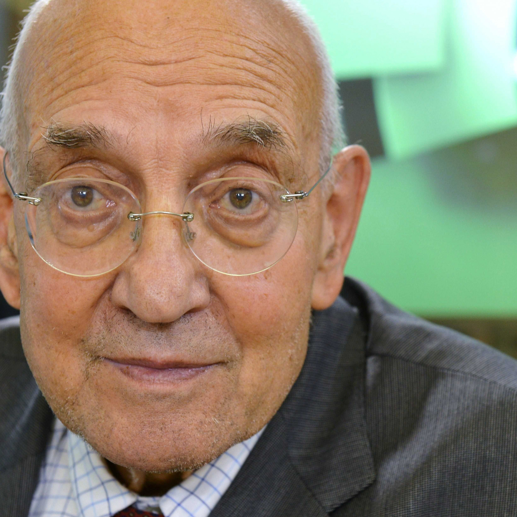 Max Gallo a contribué "à la survie de l'histoire de France", salue ...