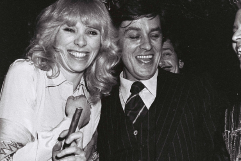 Mireille Darc : avec Alain Delon, ils ont formé un couple mythique