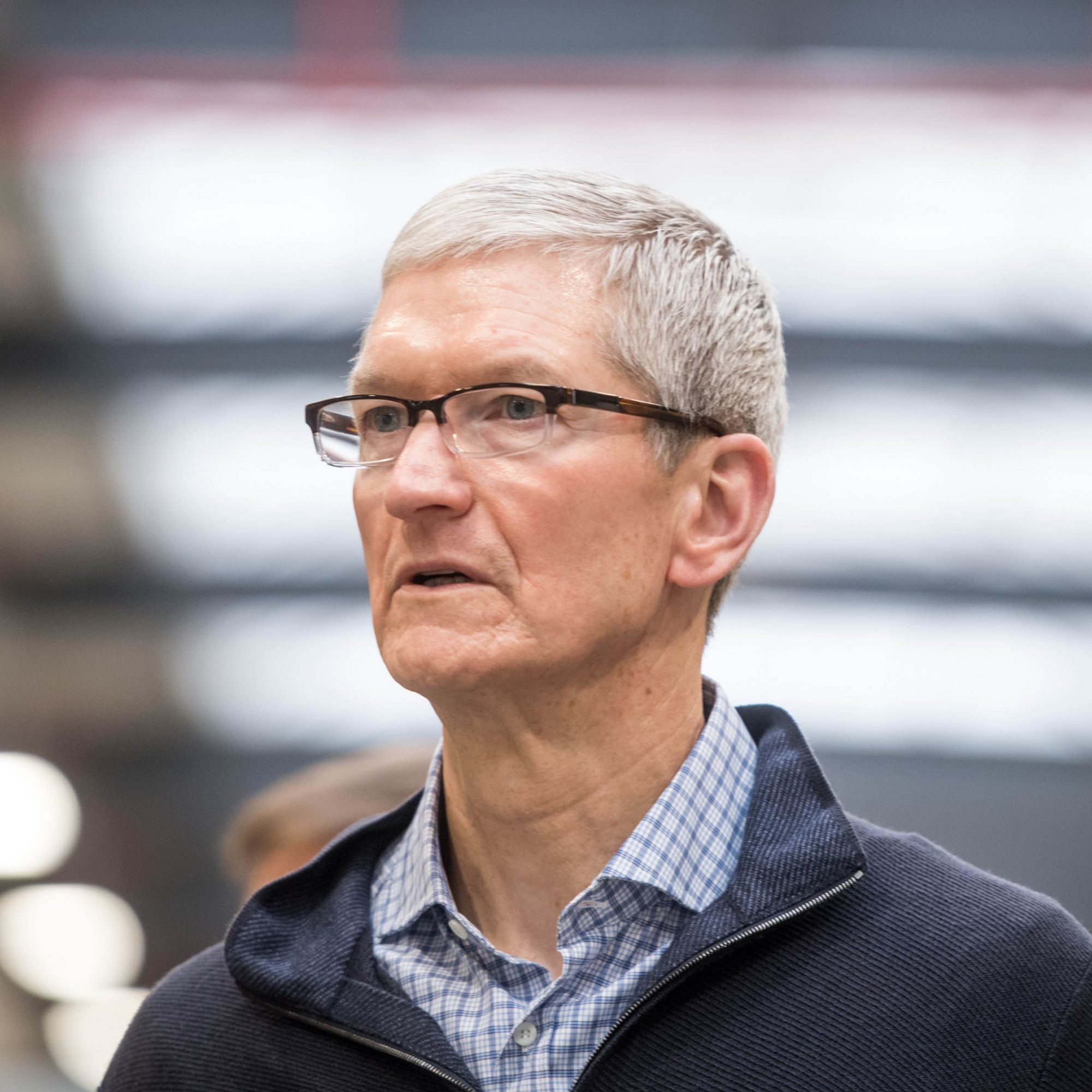 Tim Cook reçu par Emmanuel Macron : ce qu'ils se sont dit à l'Élysée