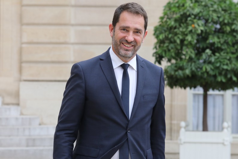 Pouvoir d'achat : "Christophe Castaner est sur un fil", analyse ...