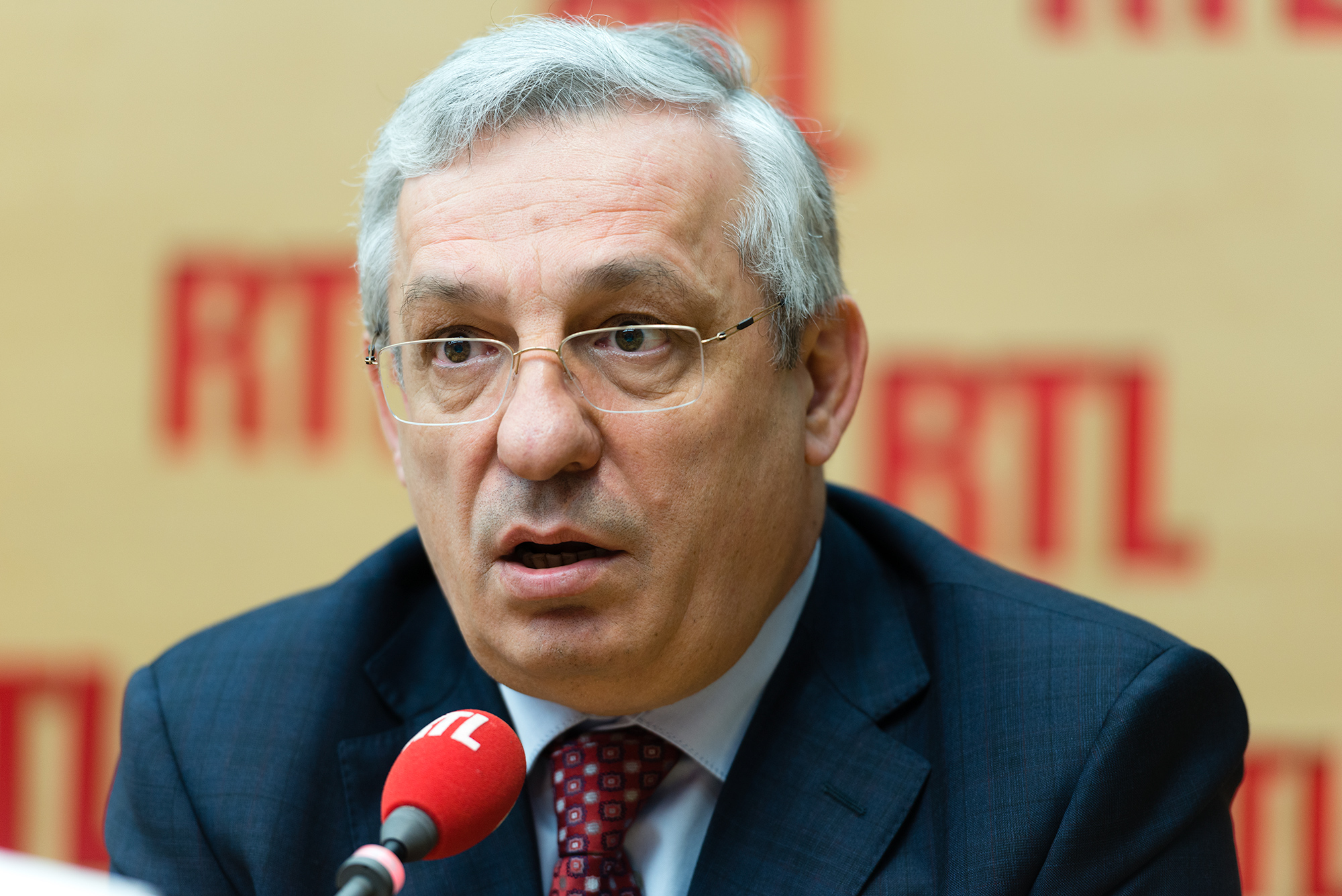 Turquie : "Les journalistes n'ont pas été condamnés à vie", maintient l ...