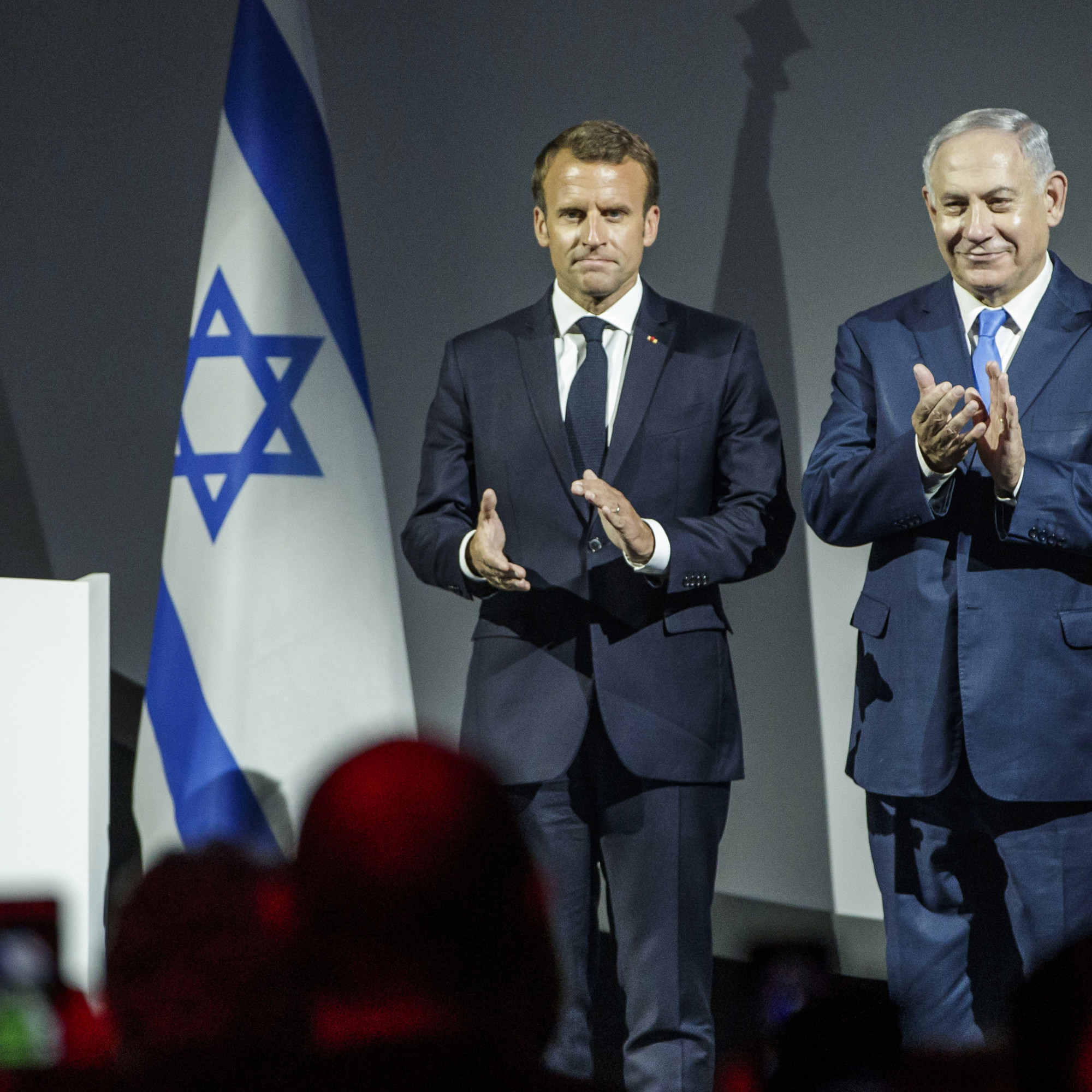 Iran : Emmanuel Macron et Benjamin Netanyahu campent sur leurs positions
