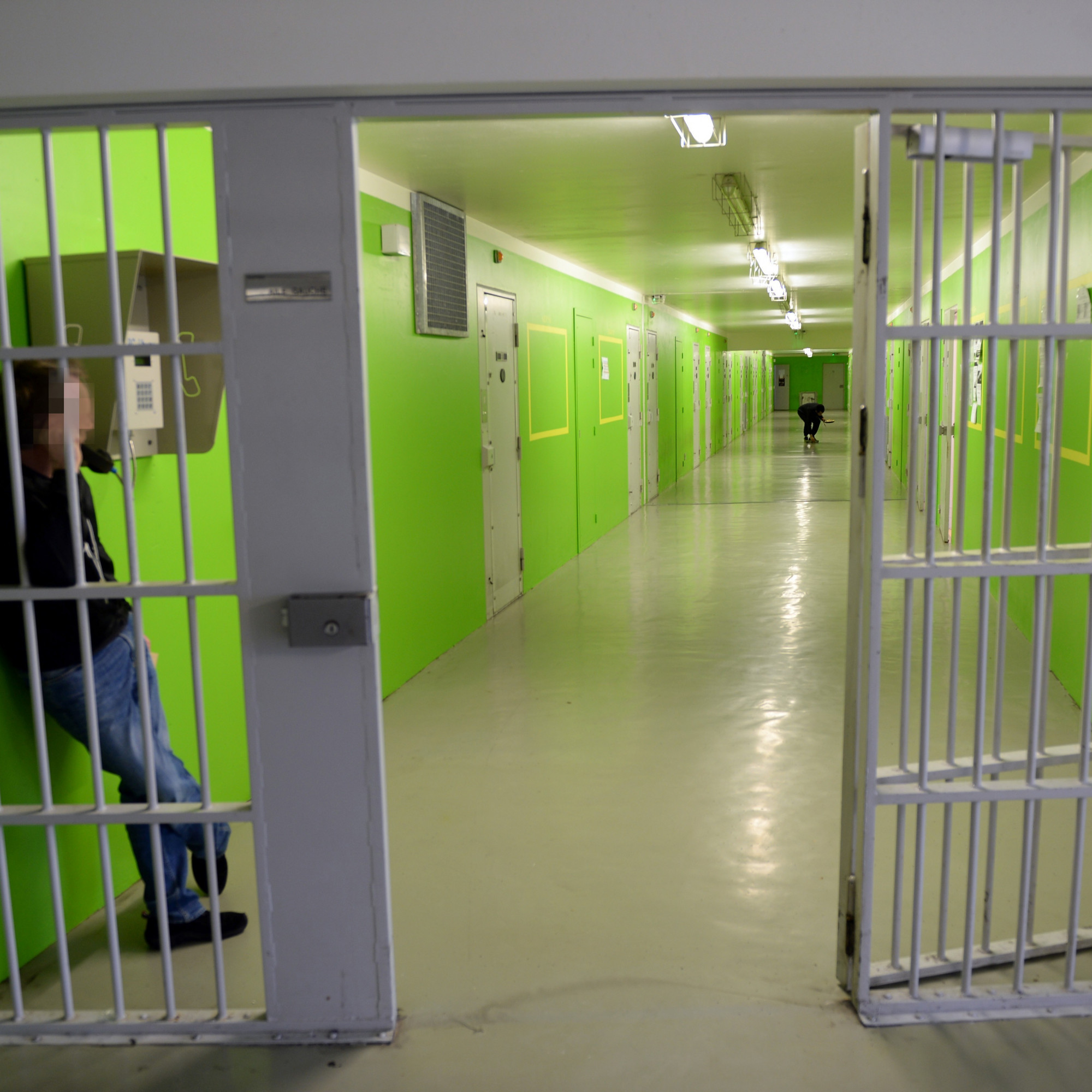 Prisons : 40.000 téléphones portables et accessoires saisis en 2017