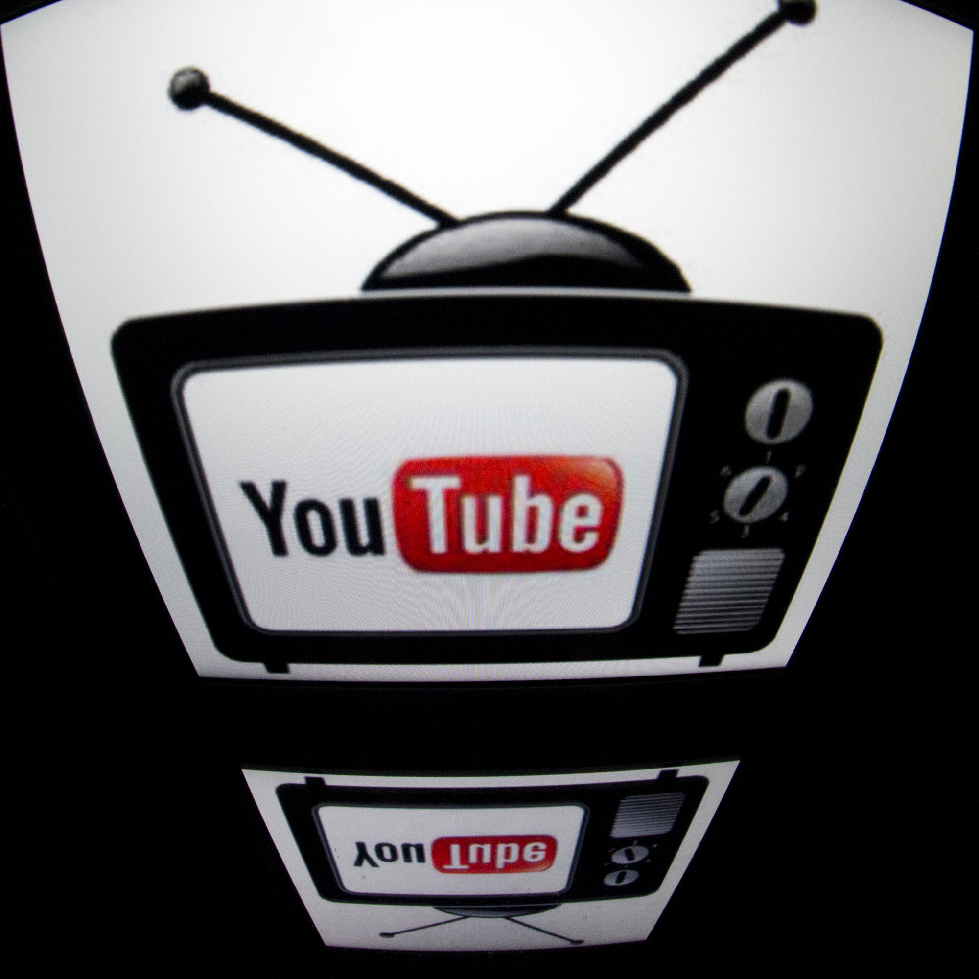 YouTube lance ses premières séries françaises sur son service payant